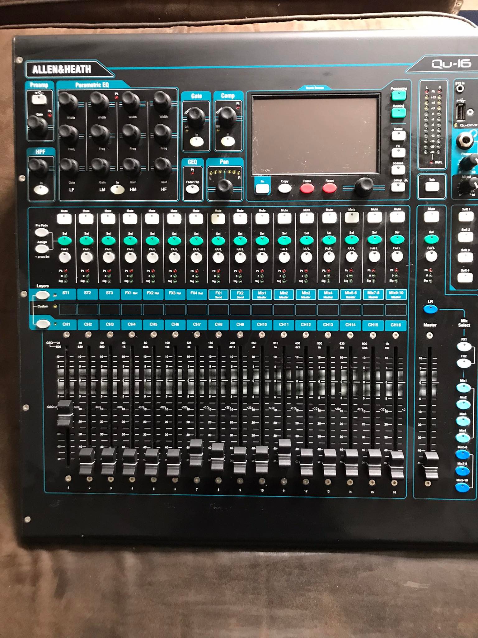 Qu-16 - Allen & Heath Qu-16 - Audiofanzine