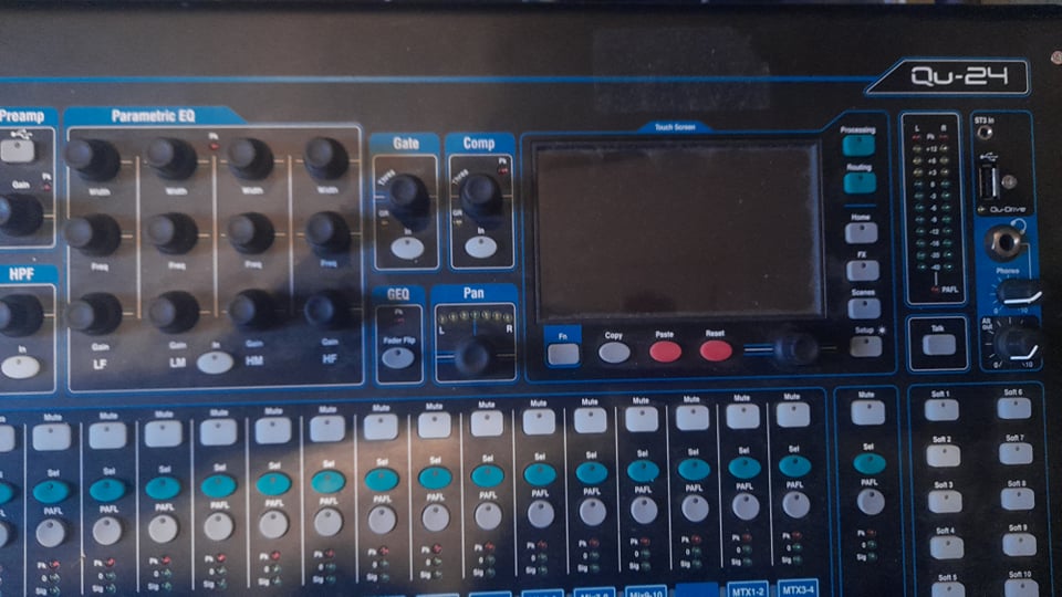 Qu-24 - Allen & Heath Qu-24 - Audiofanzine