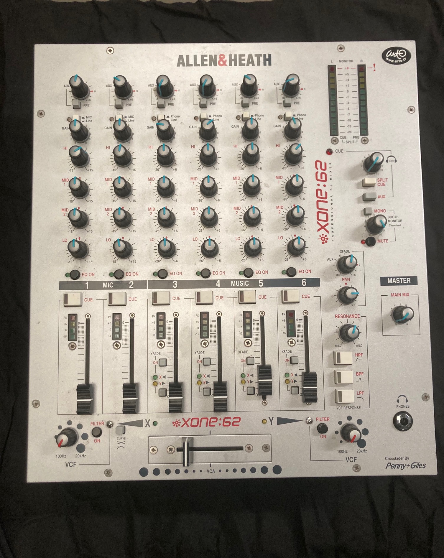 Xone:62 (Old Design) - Allen & Heath Xone:62 (Old Design) - Audiofanzine