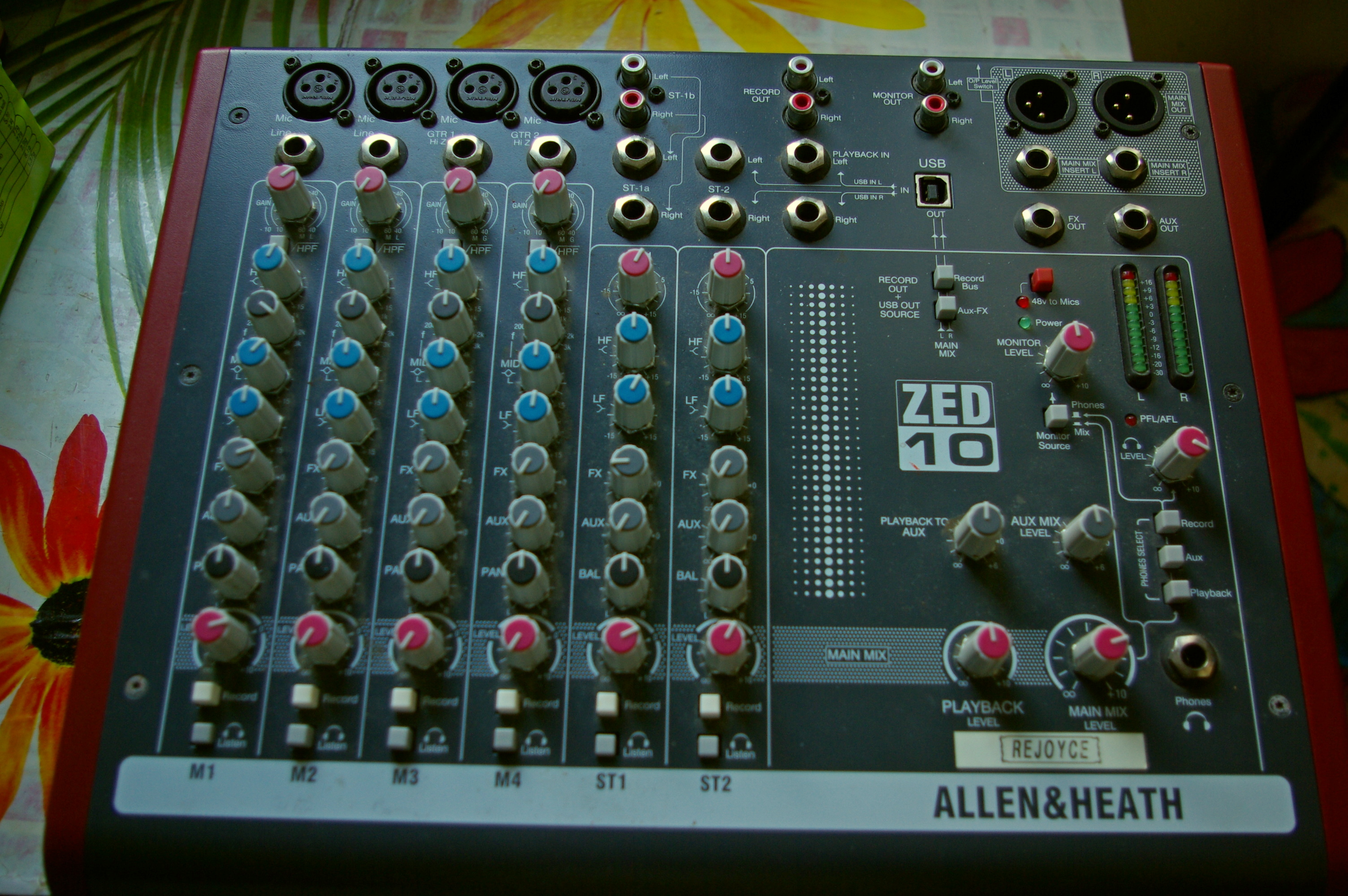 ZED-10 - Allen & Heath ZED-10 - Audiofanzine
