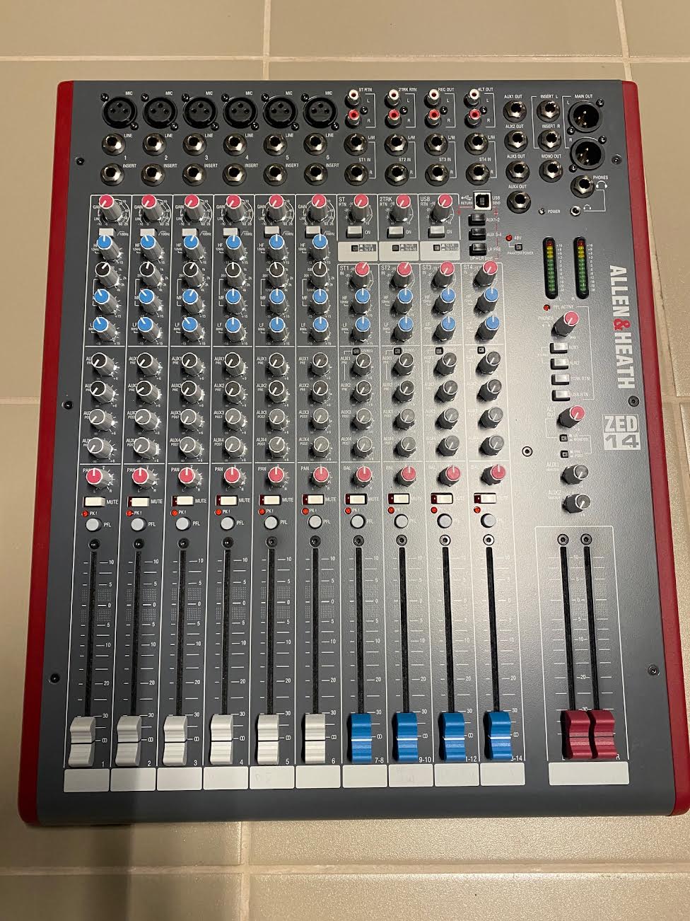 Table de mixage Allen and Heath ZED-14 (Bretagne) - Audiofanzine