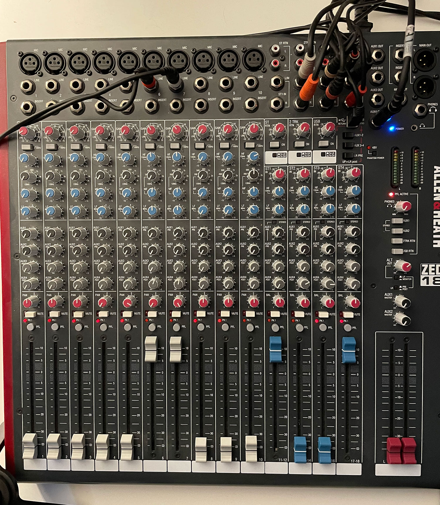 ZED-18 - Allen & Heath ZED-18 - Audiofanzine