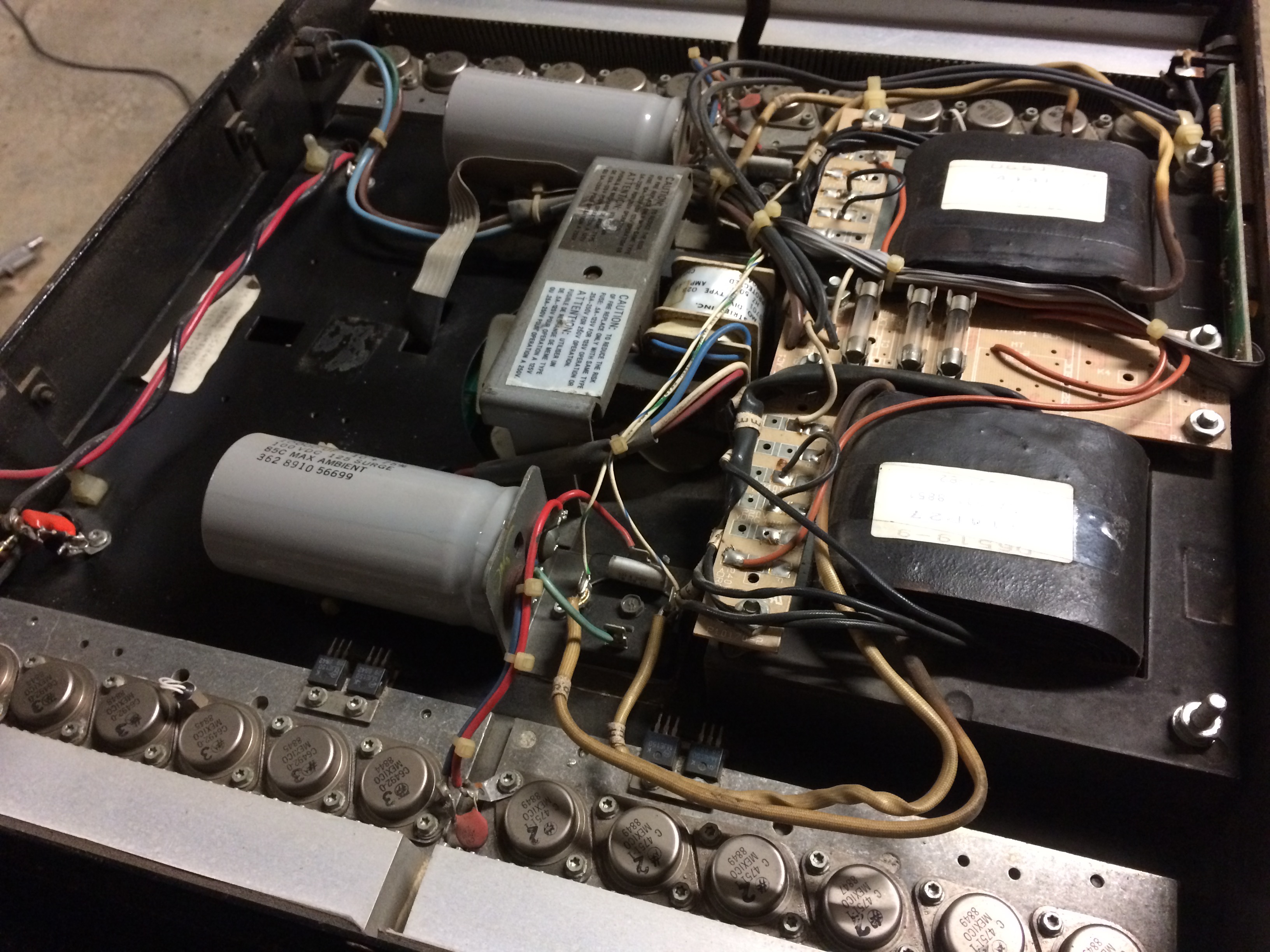 MACRO-TECH 1200 - Amcron Macro-Tech 1200 - Audiofanzine