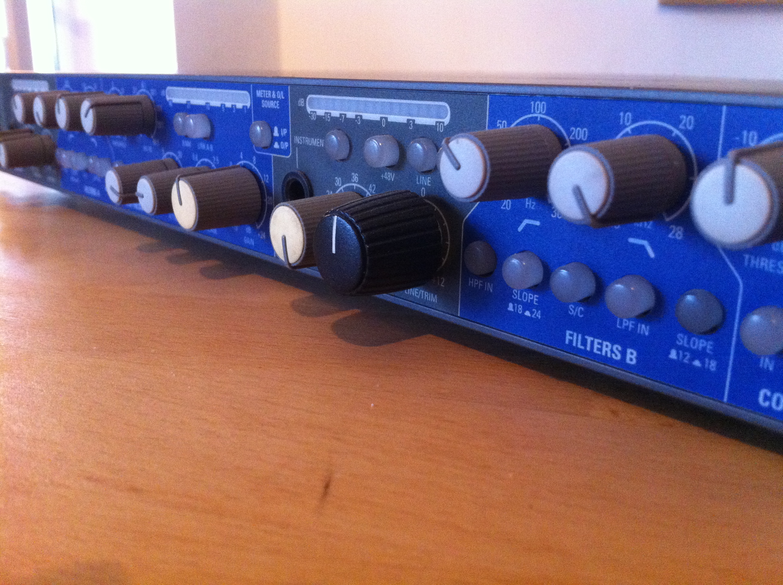 DMCL Dual MicPre/Compressor/Limiter Amek - Audiofanzine