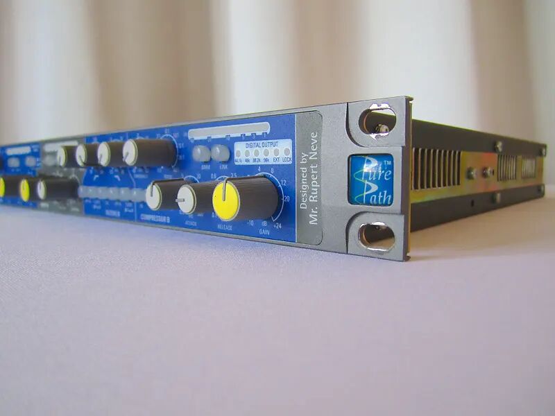 DMCL Dual MicPre/Compressor/Limiter Amek - Audiofanzine