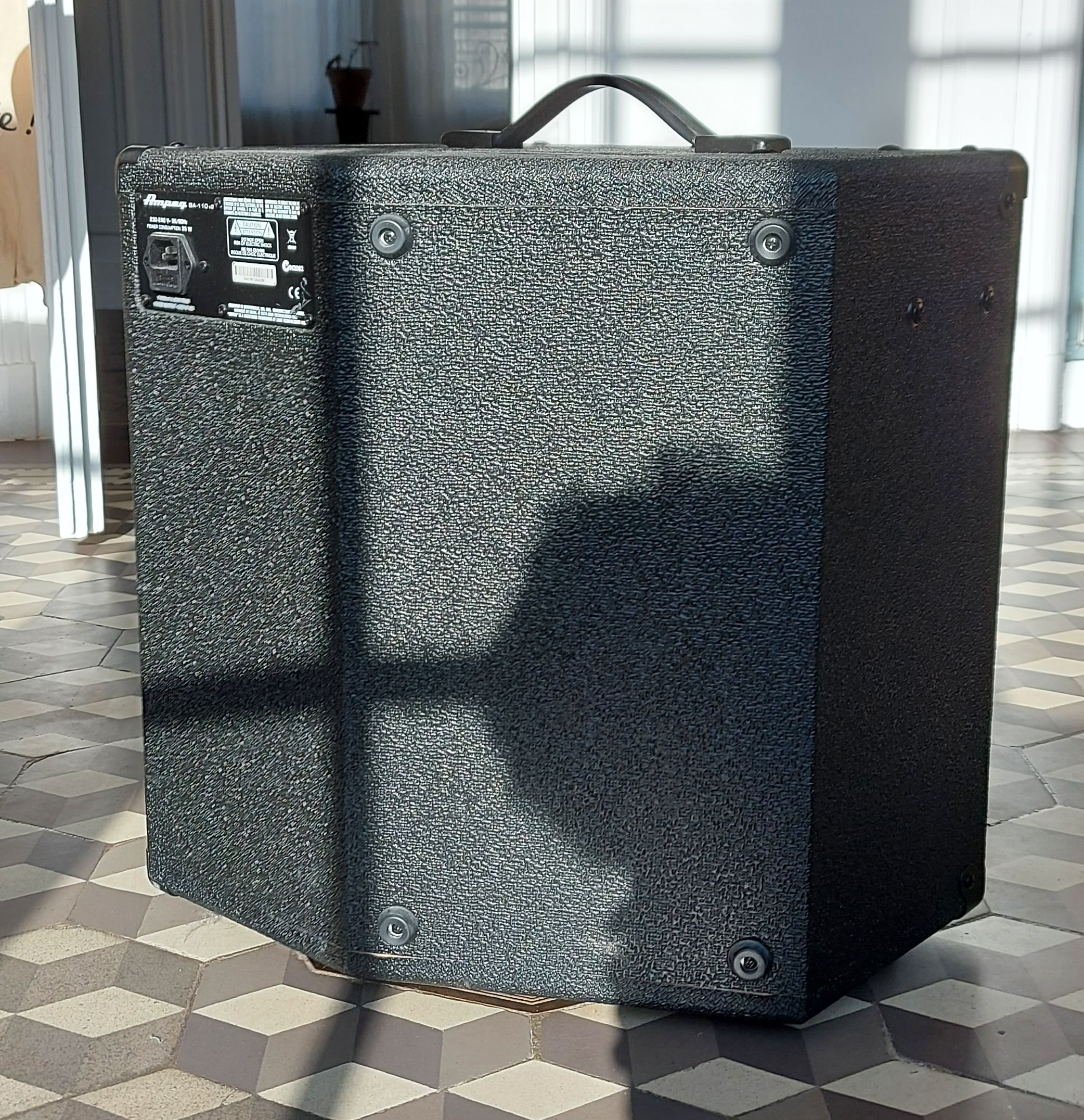 BA-110 v2 - Ampeg BA-110 v2 - Audiofanzine