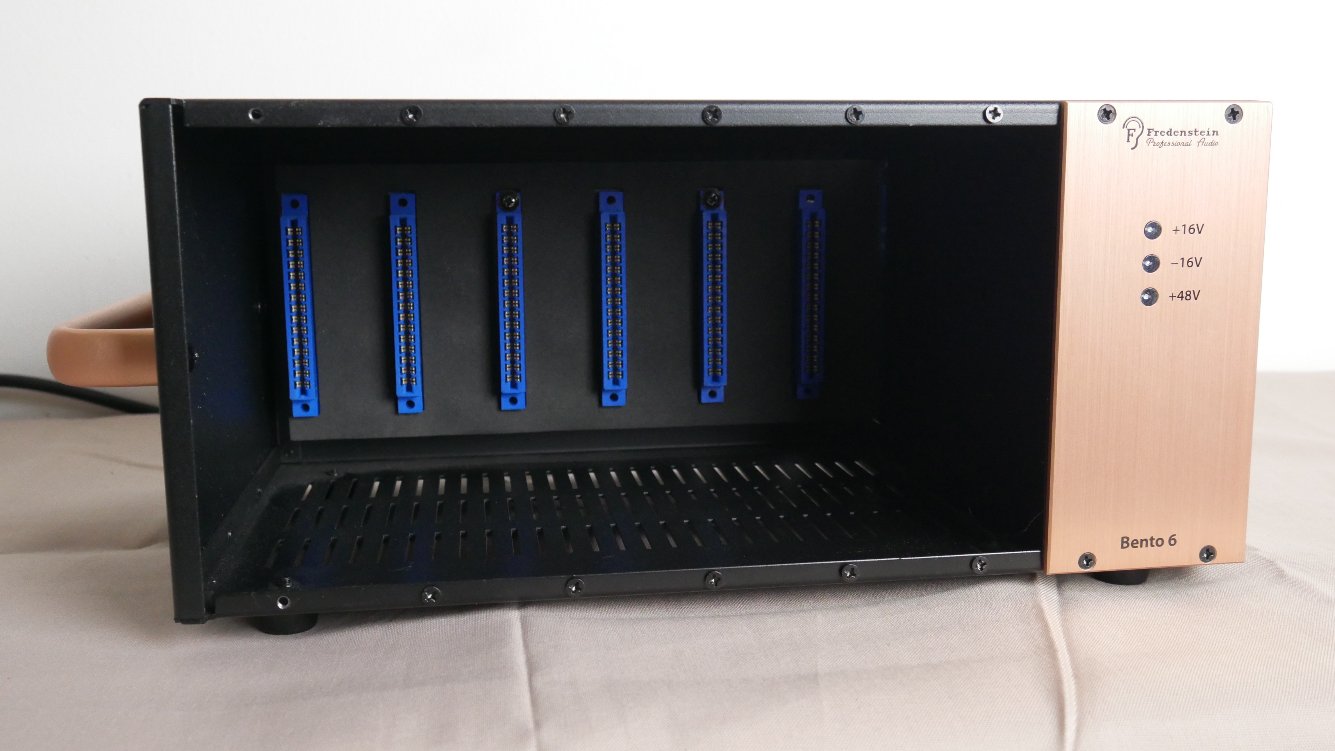 1073LB Mono Mic Preamp module AMS-Neve - Audiofanzine