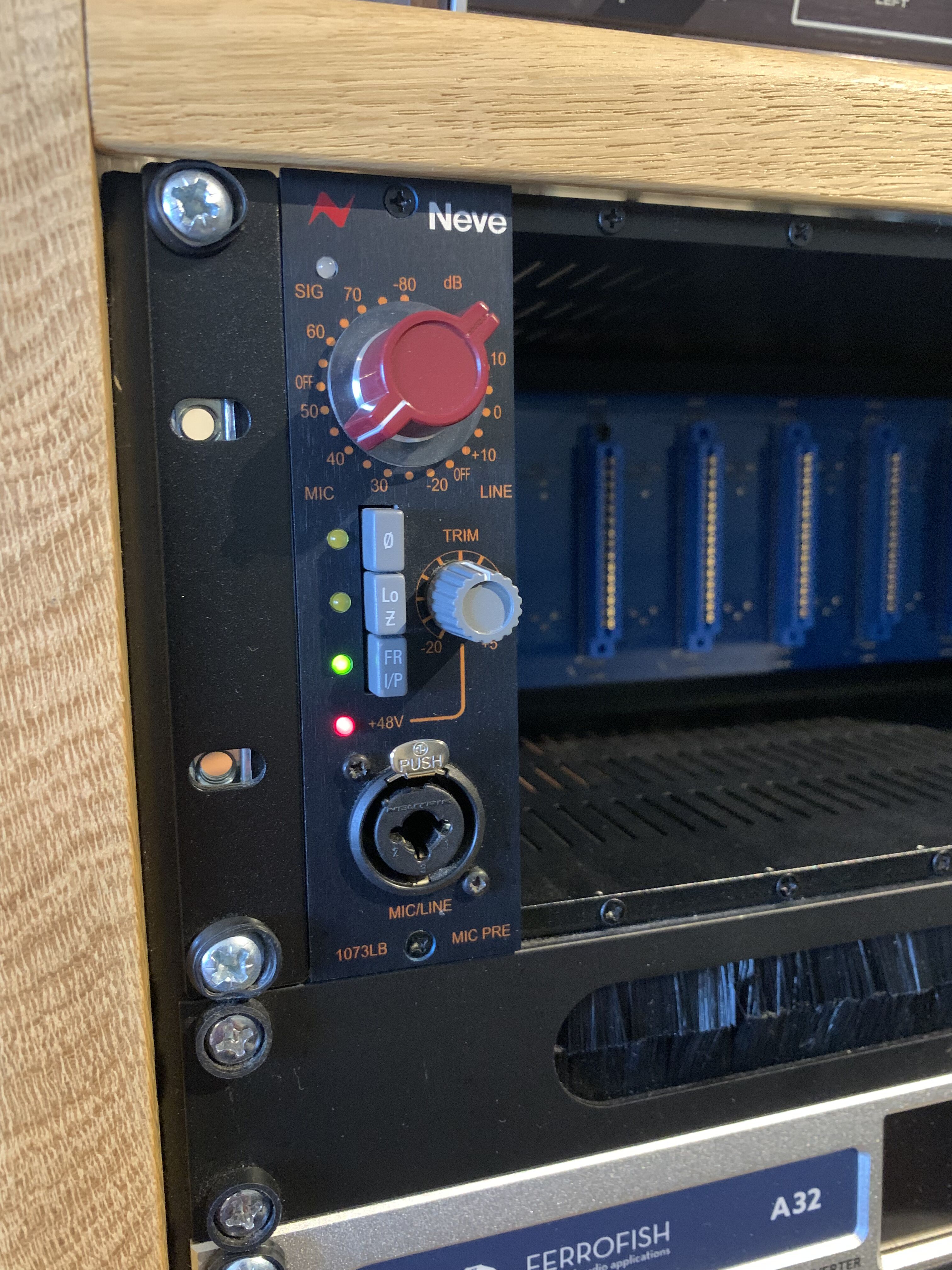 1073LB Mono Mic Preamp module AMS-Neve - Audiofanzine