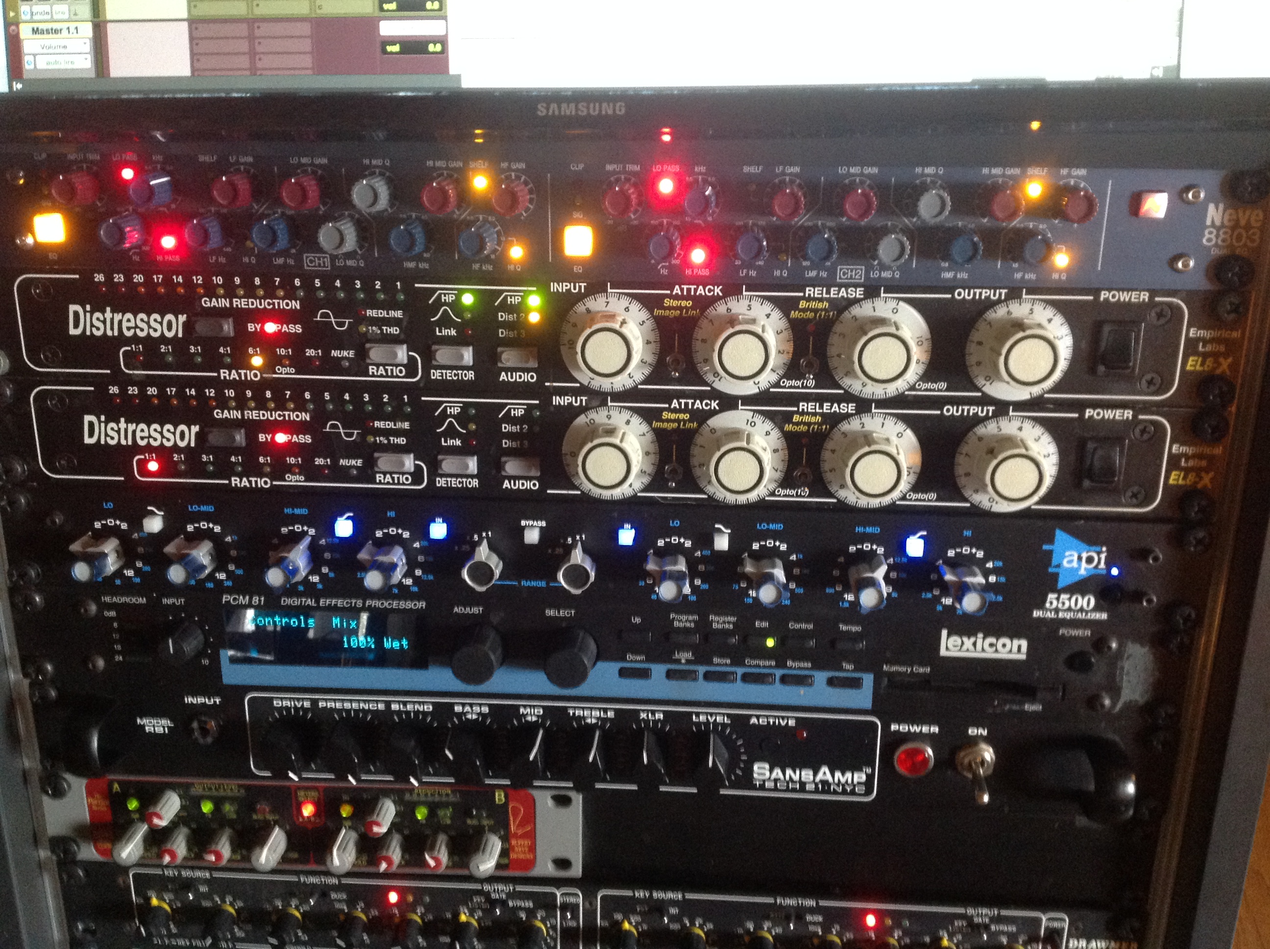 8803 - AMS-Neve 8803 - Audiofanzine