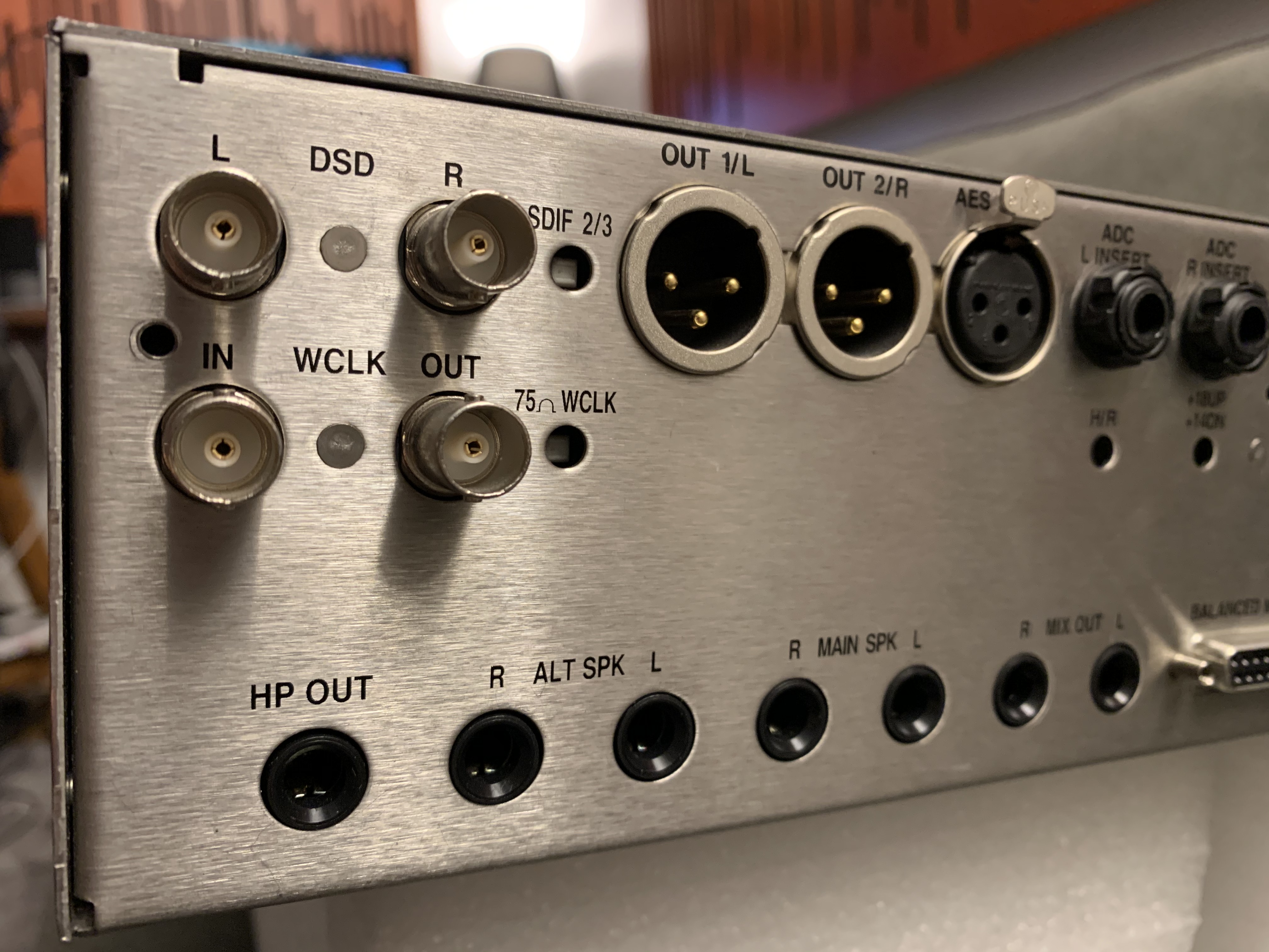 8816 - AMS-Neve 8816 - Audiofanzine