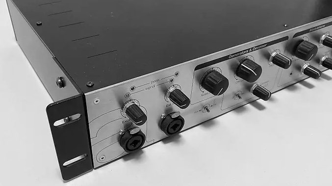 Vocoder X-32 - Analog-Lab Vocoder X-32 - Audiofanzine
