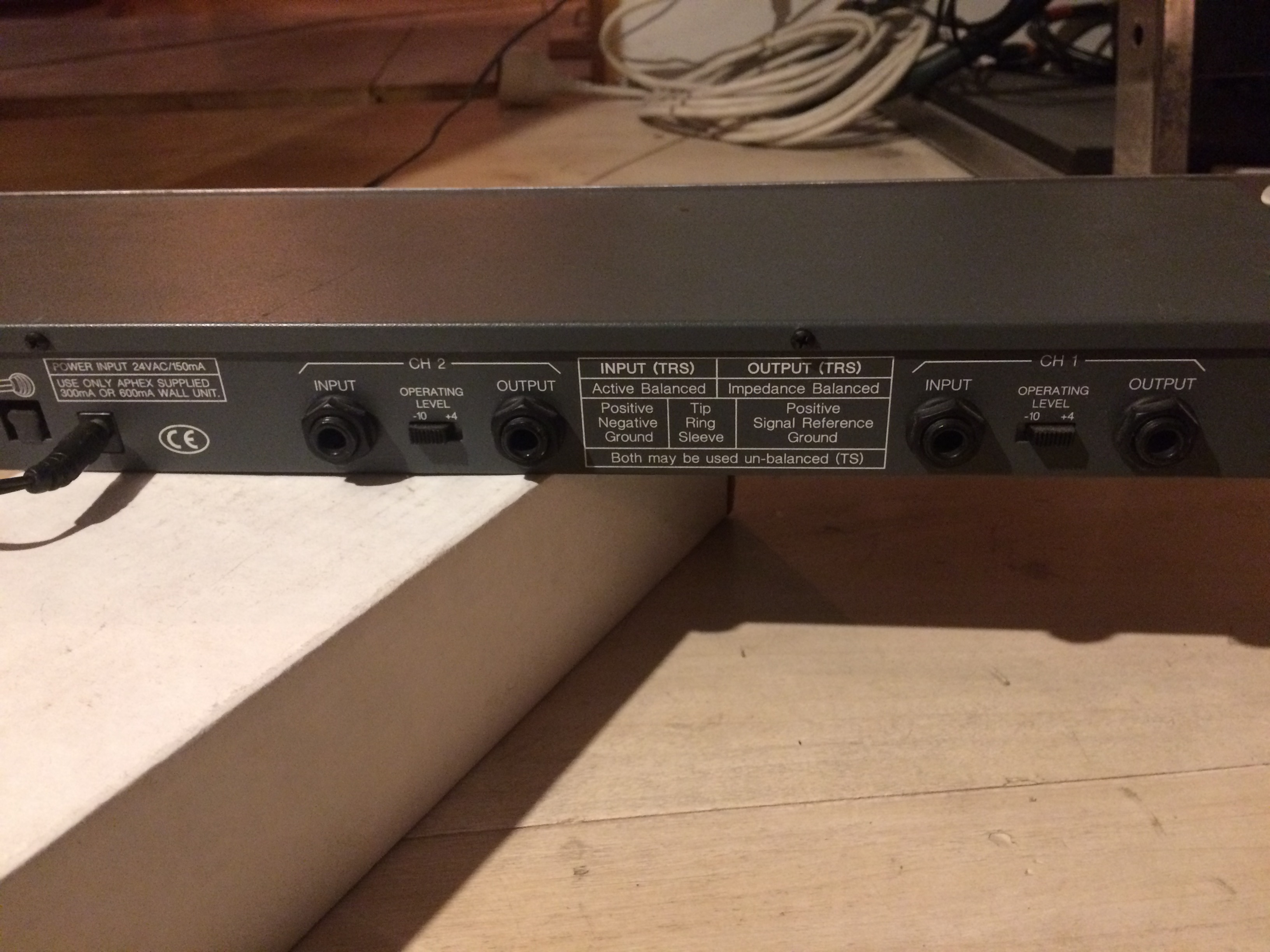 104 Aural Exciter Type C2 - Aphex 104 Aural Exciter Type C2 - Audiofanzine