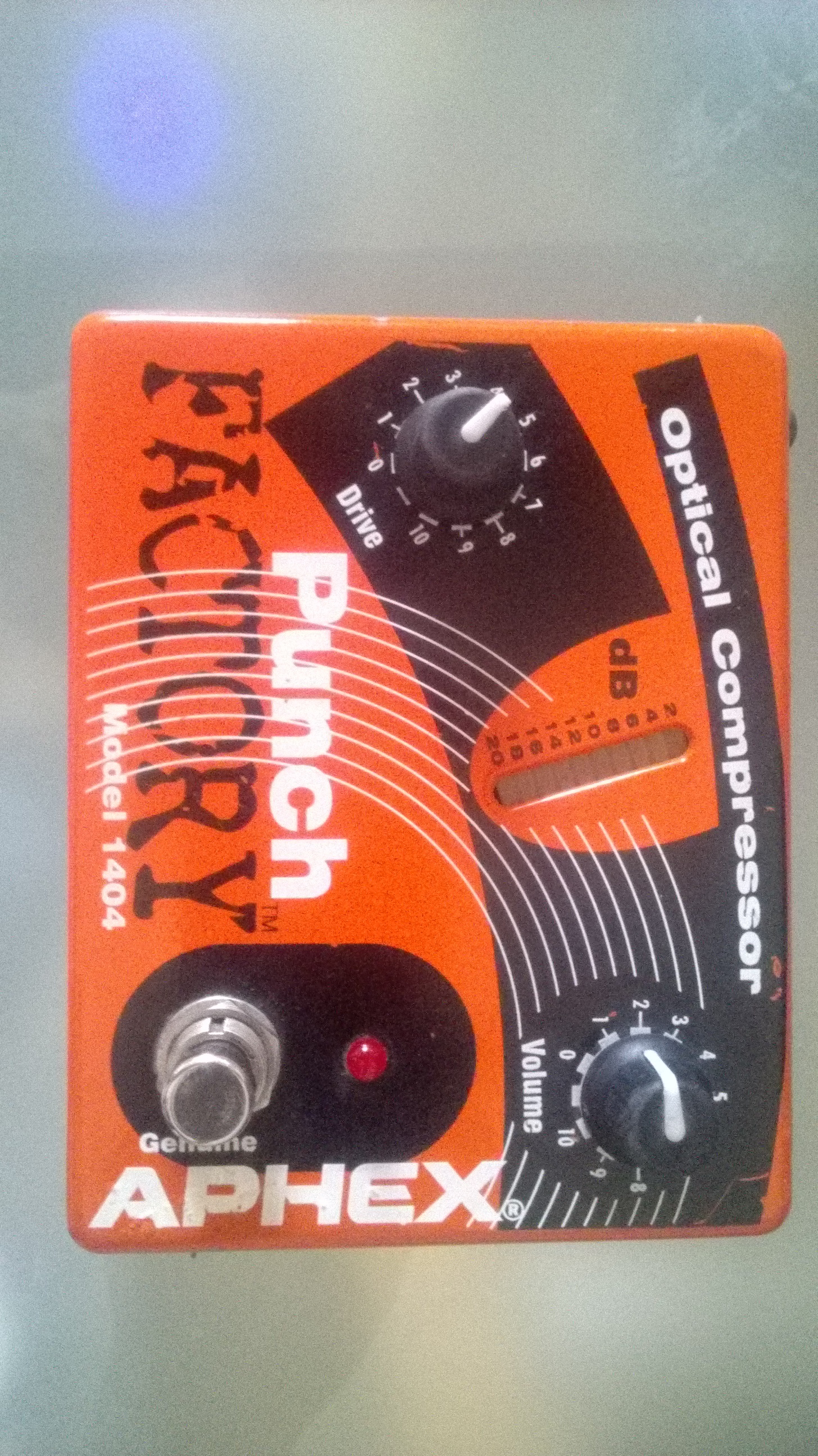 1404 PUNCH FACTORY - Aphex 1404 punch factory - Audiofanzine