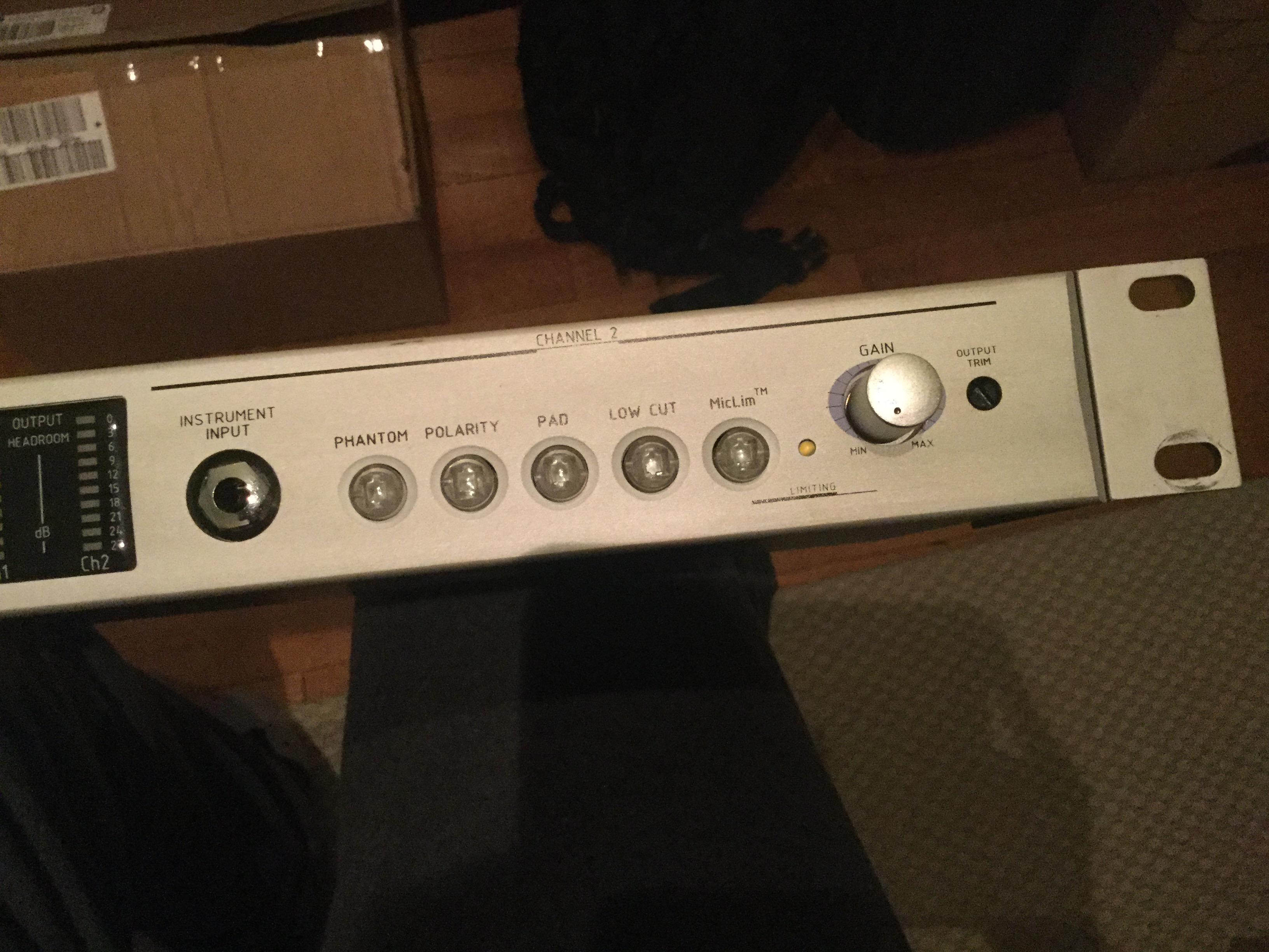 207 Two Channel Tube Mic Preamplifier Aphex - Audiofanzine