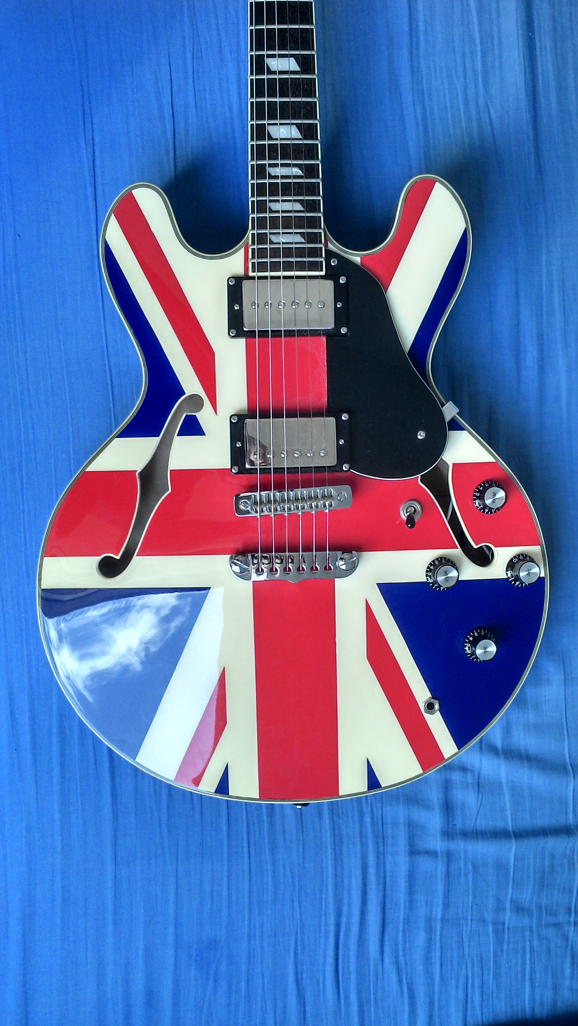 TA-50 Union Jack - Aria TA-50 Union Jack - Audiofanzine