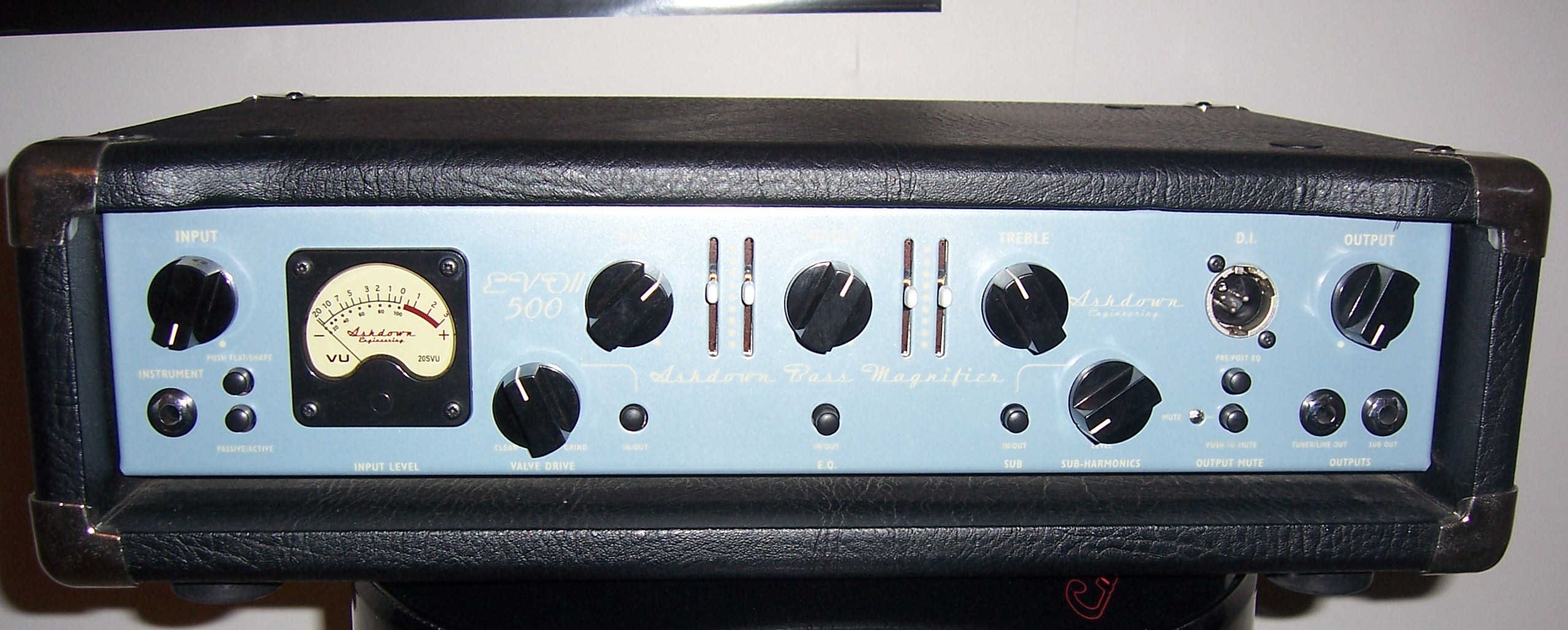Ampeg V2 with distortion knob - Amps - Harmony Central