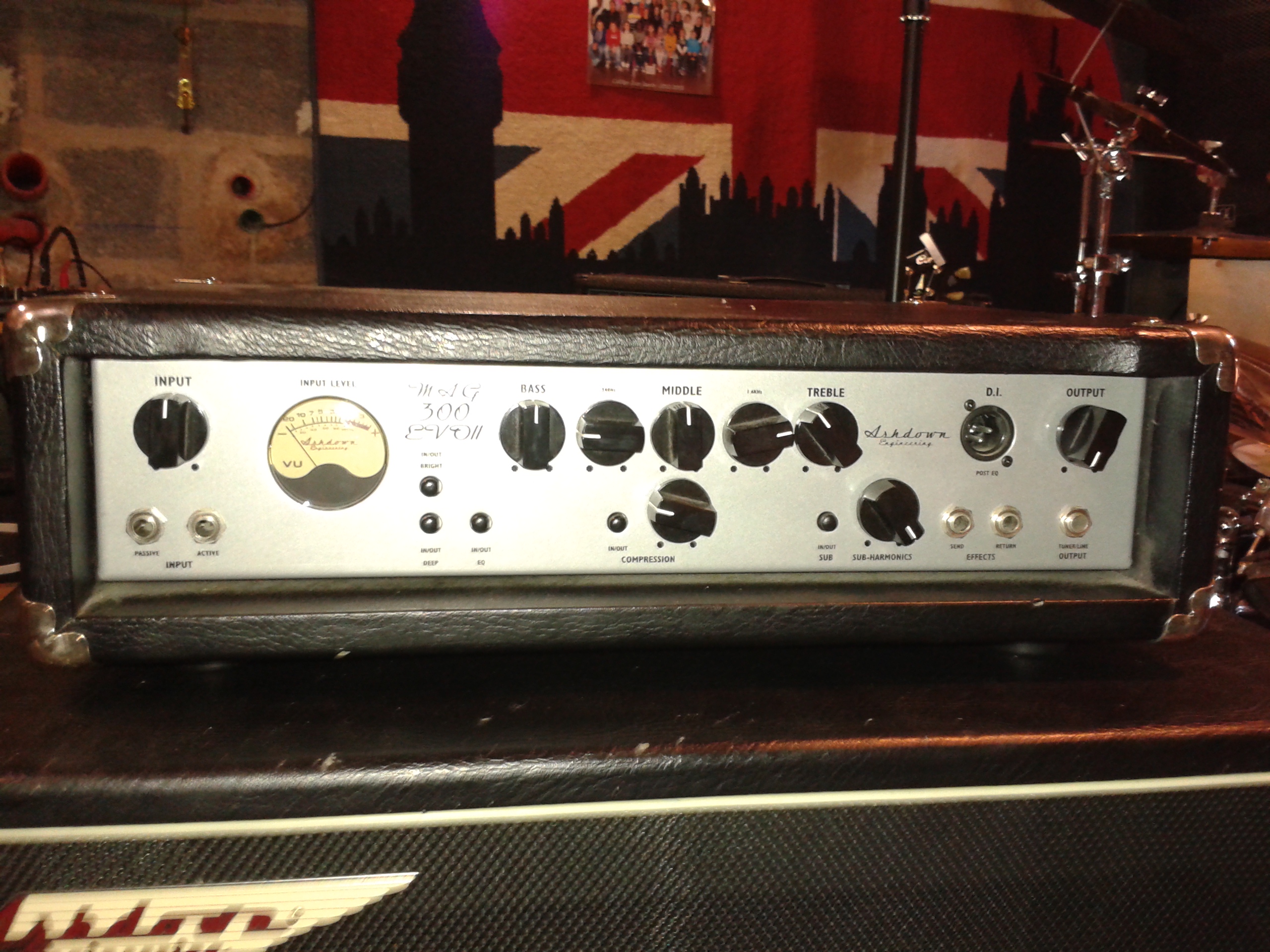 MAG 300H EVO II HEAD - Ashdown MAG 300H EVO II Head - Audiofanzine