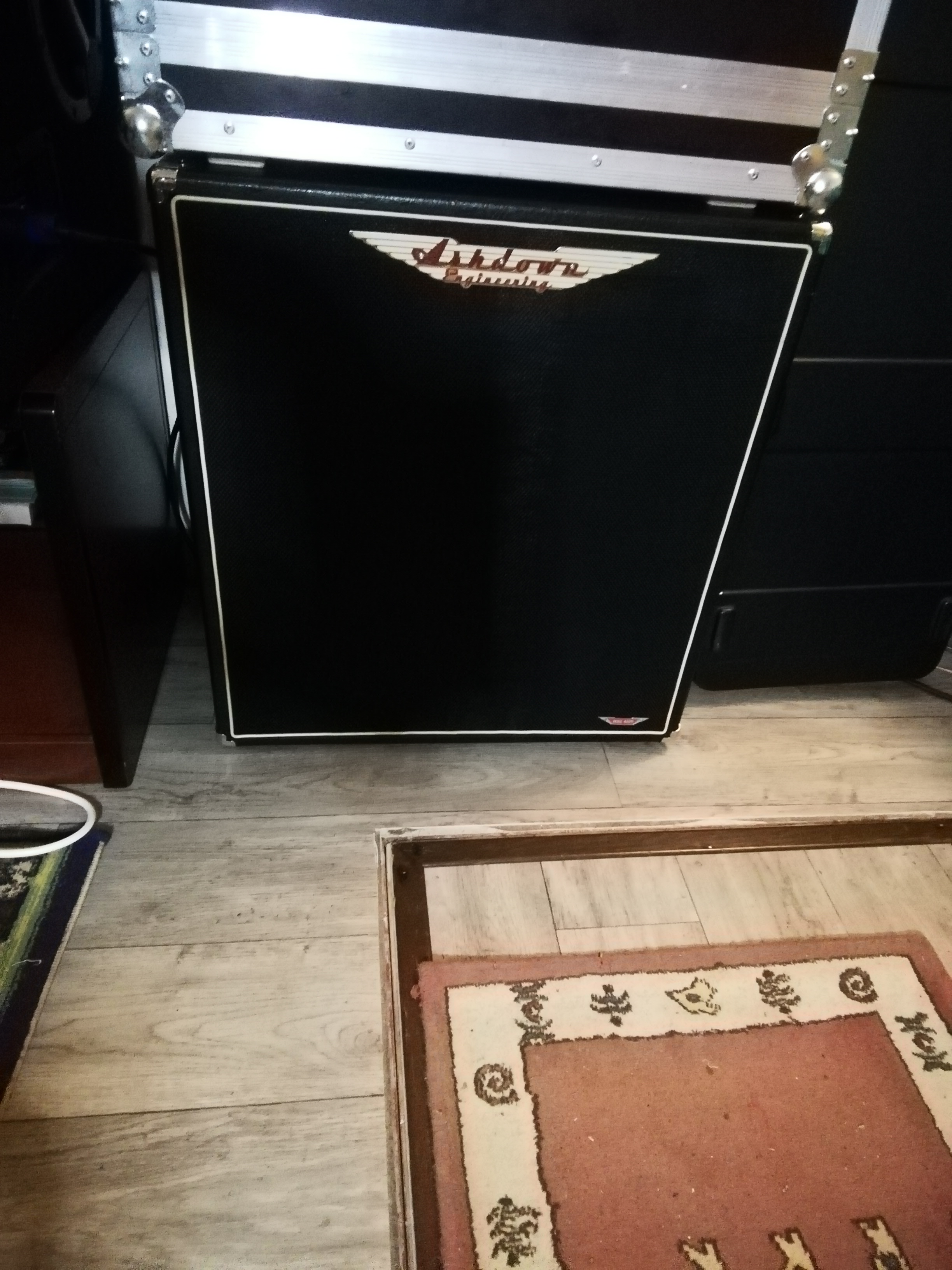 MAG 410T Deep Cabinet - Ashdown MAG 410T Deep Cabinet - Audiofanzine