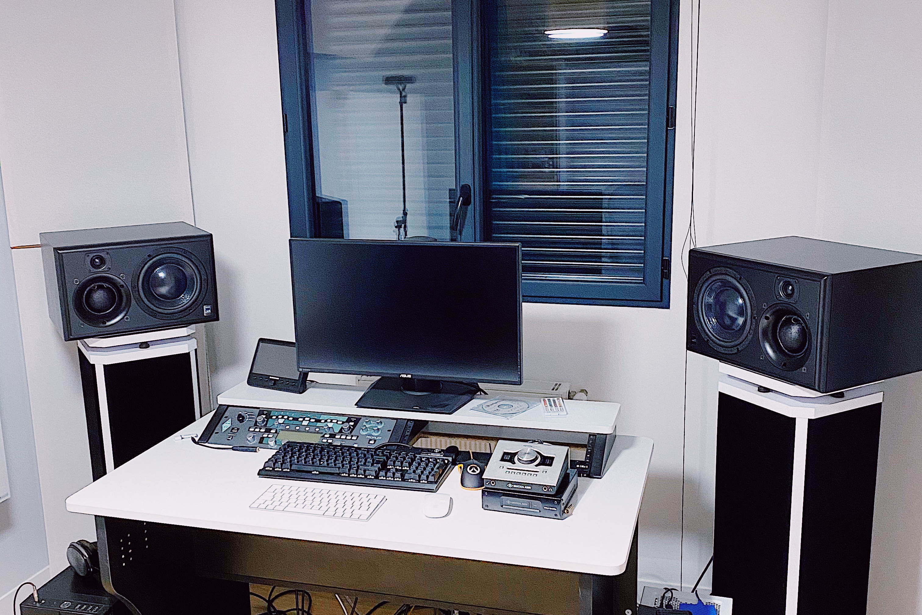 SCM25A Pro - ATC SCM25A Pro - Audiofanzine