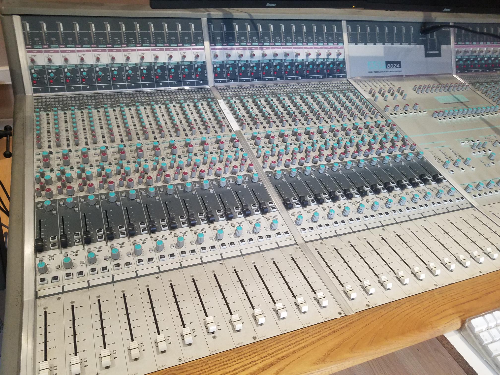 ASP8024 - Audient ASP8024 - Audiofanzine