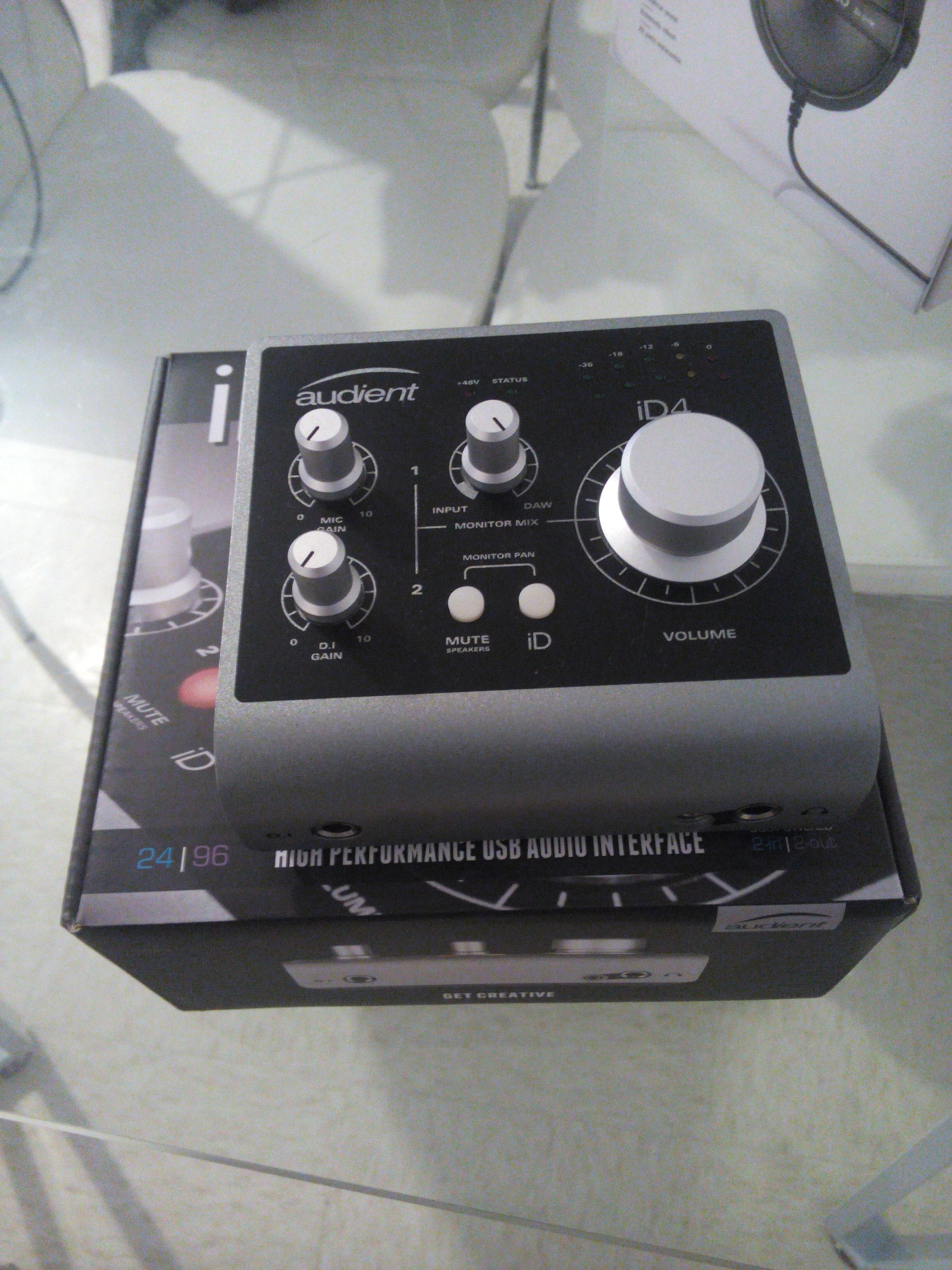 ID4 - Audient iD4 - Audiofanzine