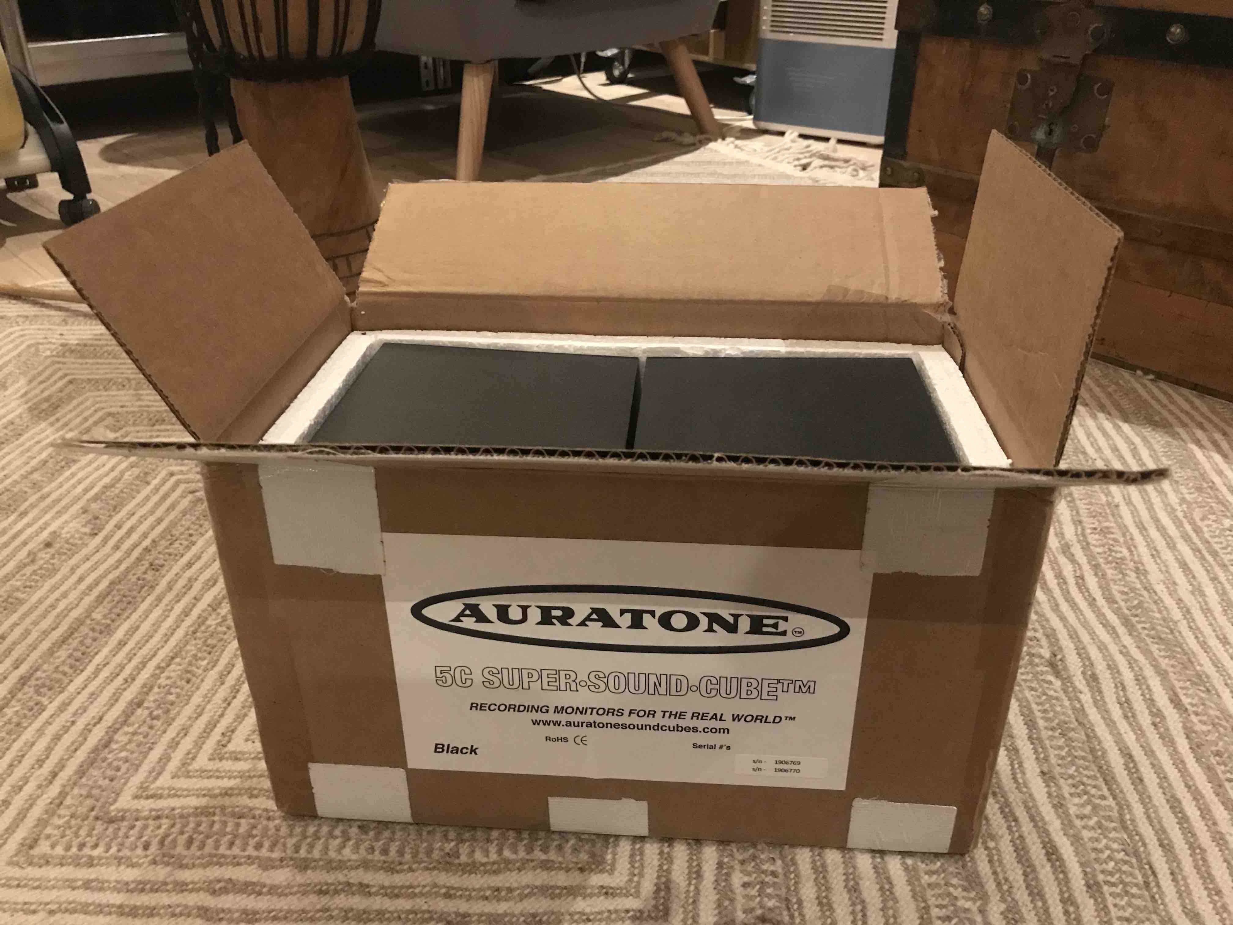 5C Super Sound Cube (2014) Auratone - Audiofanzine