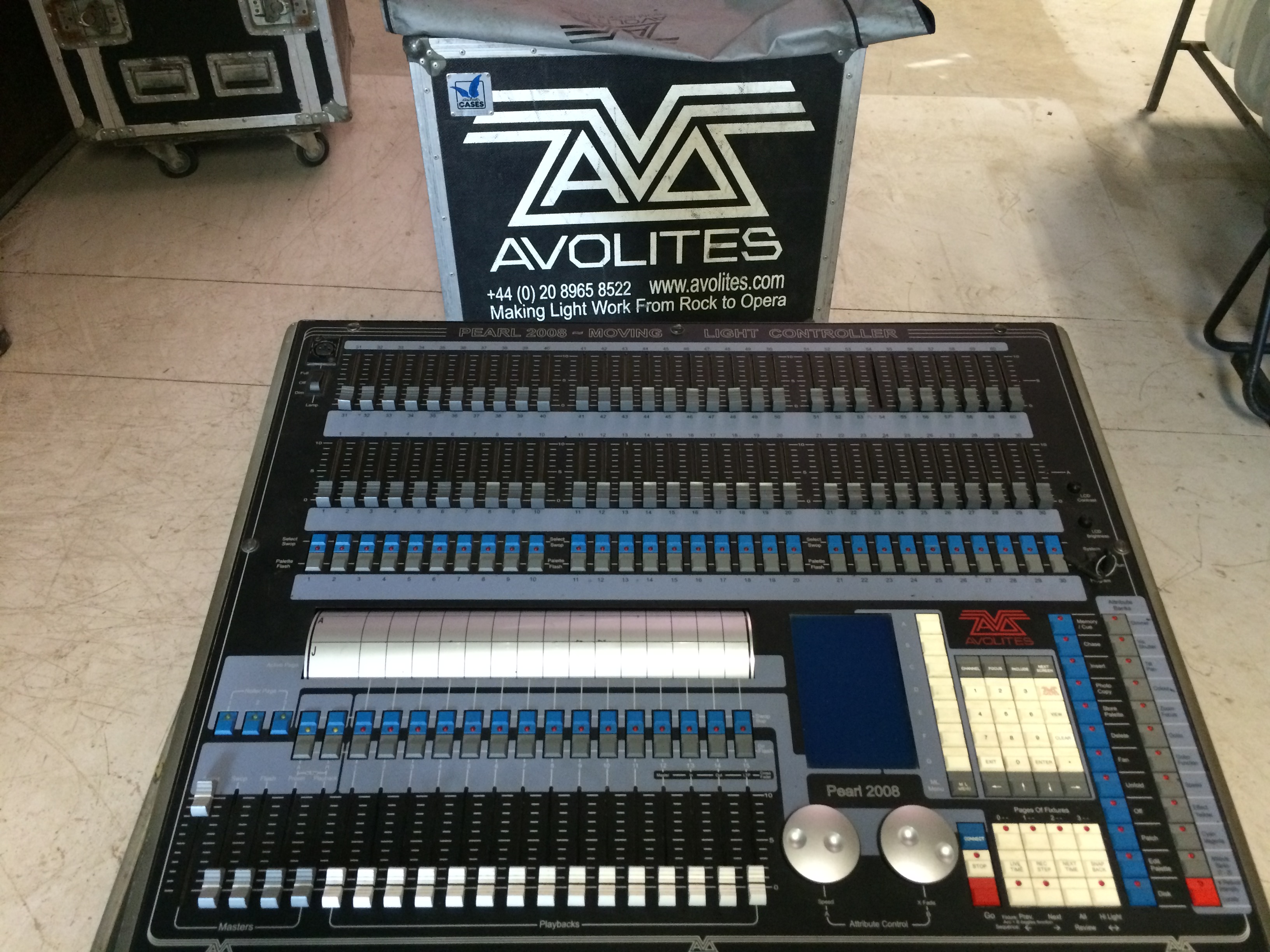 Avolites Pearl 2008 image (#1522778) - Audiofanzine