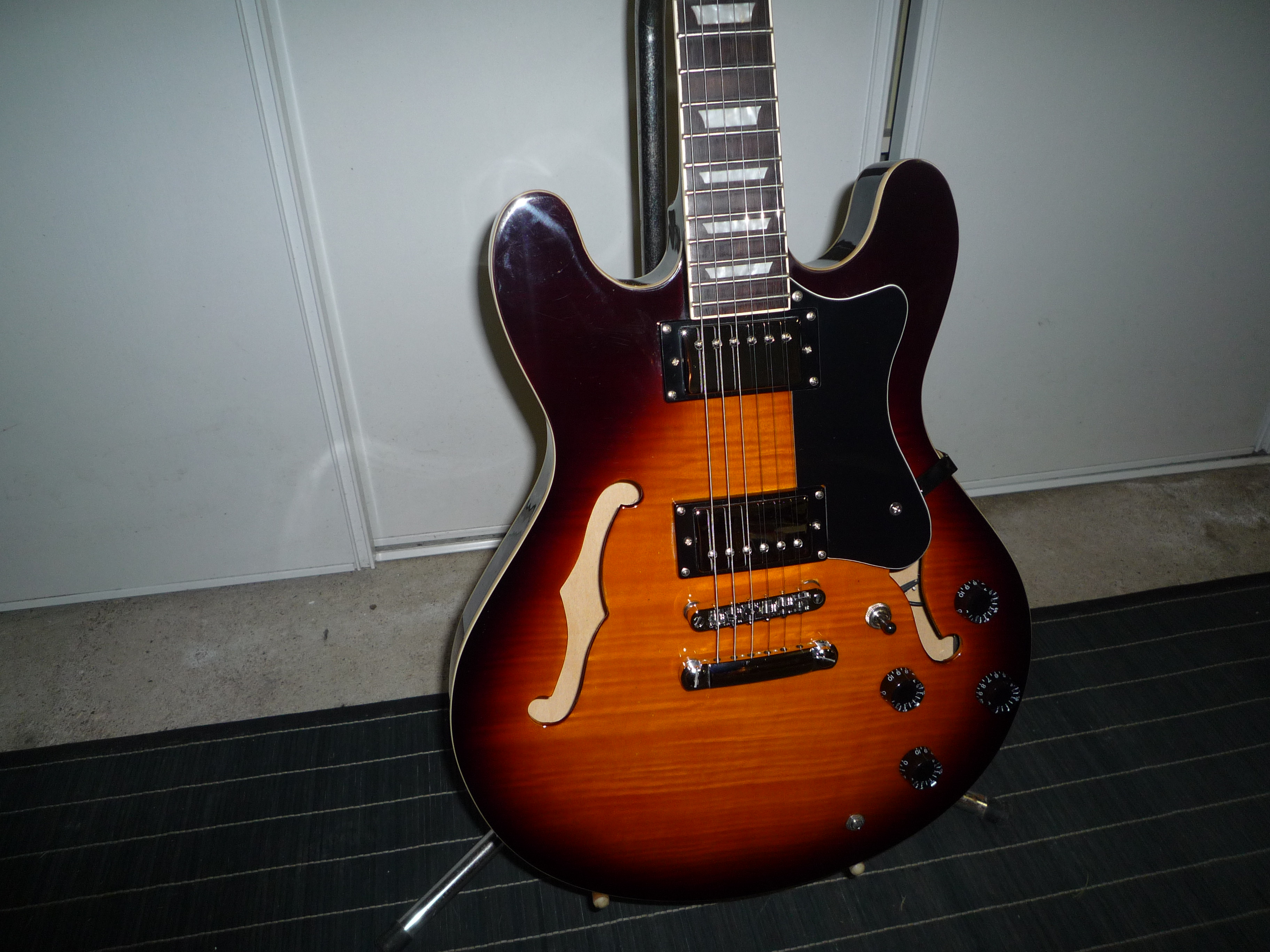 ES 335 SB - Az By Wsl Guitars ES 335 SB - Audiofanzine