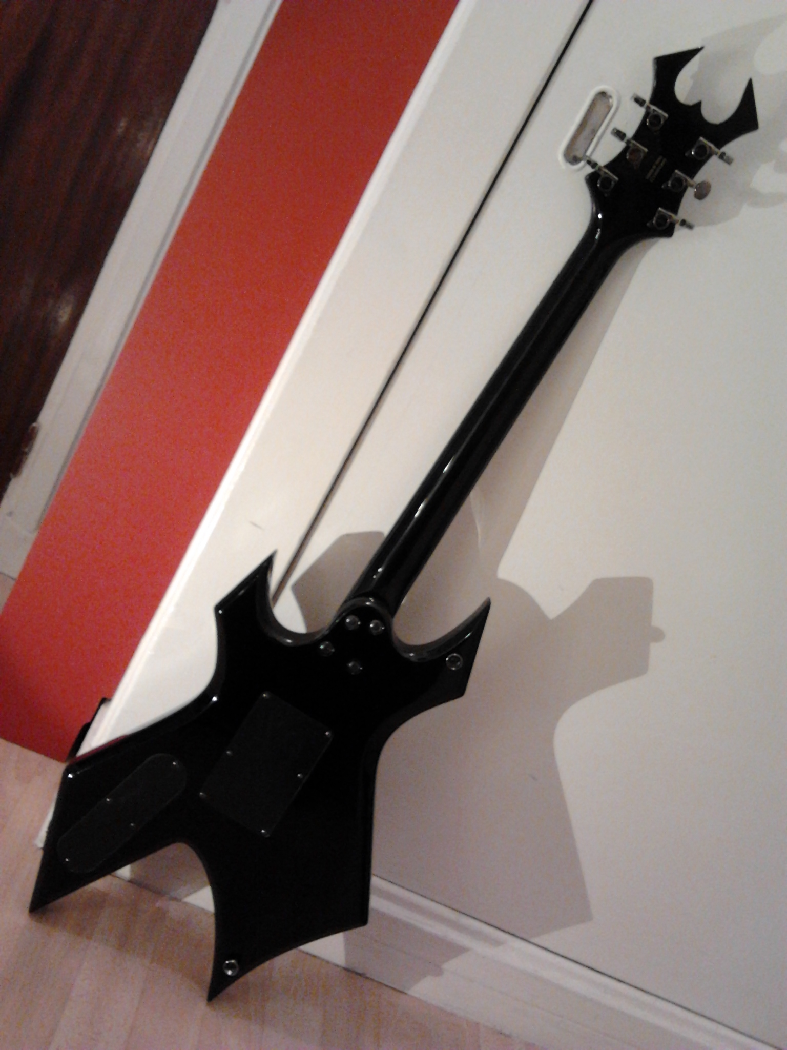 NJ WARLOCK - B.C. Rich NJ Warlock - Audiofanzine