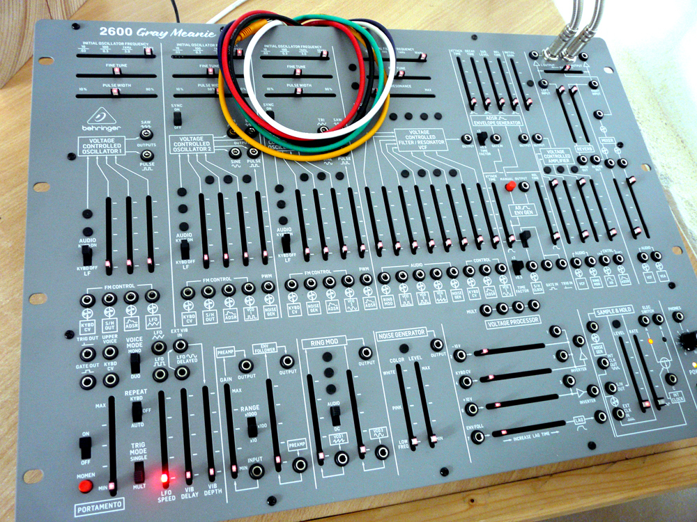 2600 Gray Meanie - Behringer 2600 Gray Meanie - Audiofanzine