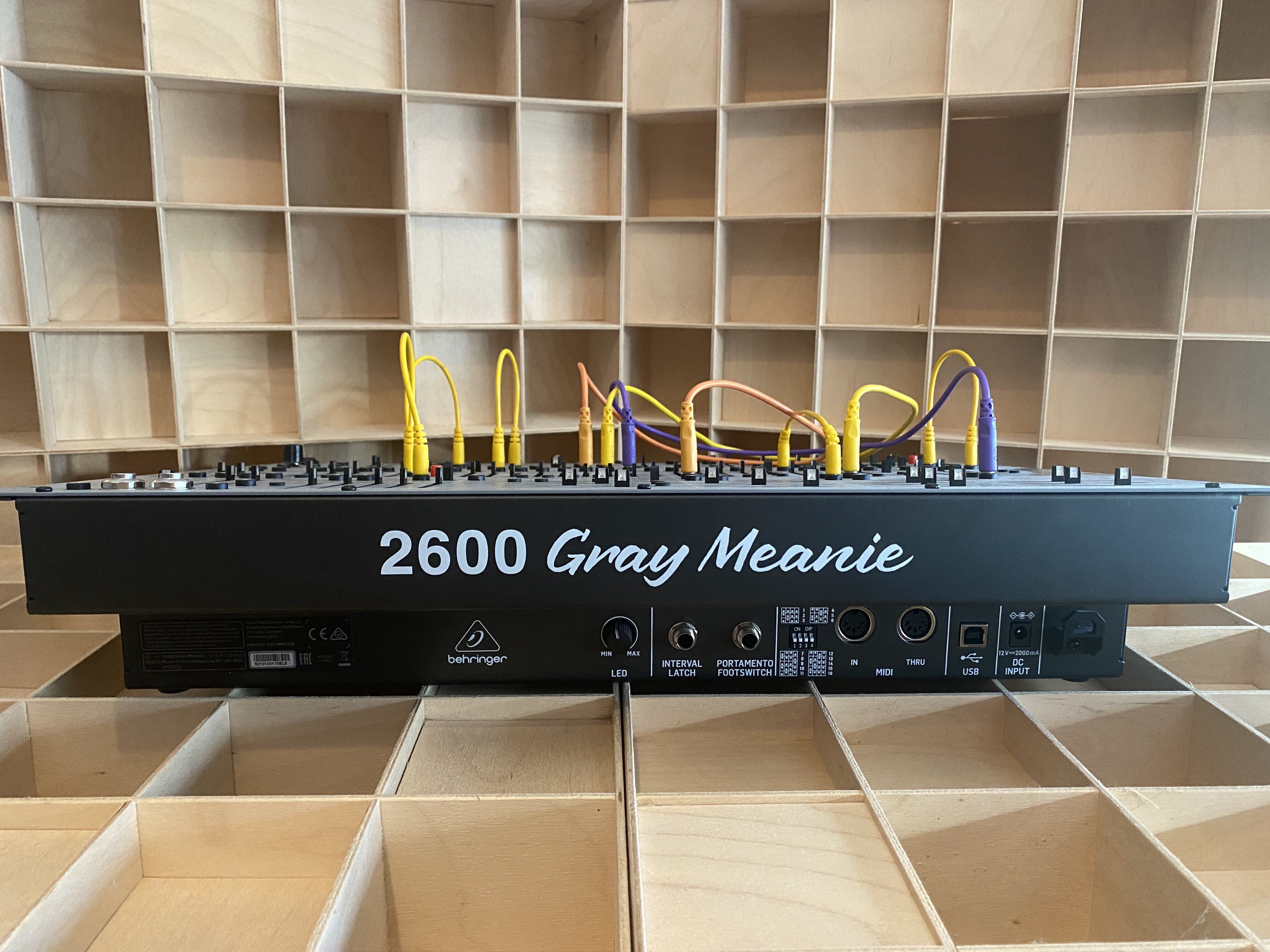 2600 Gray Meanie - Behringer 2600 Gray Meanie - Audiofanzine