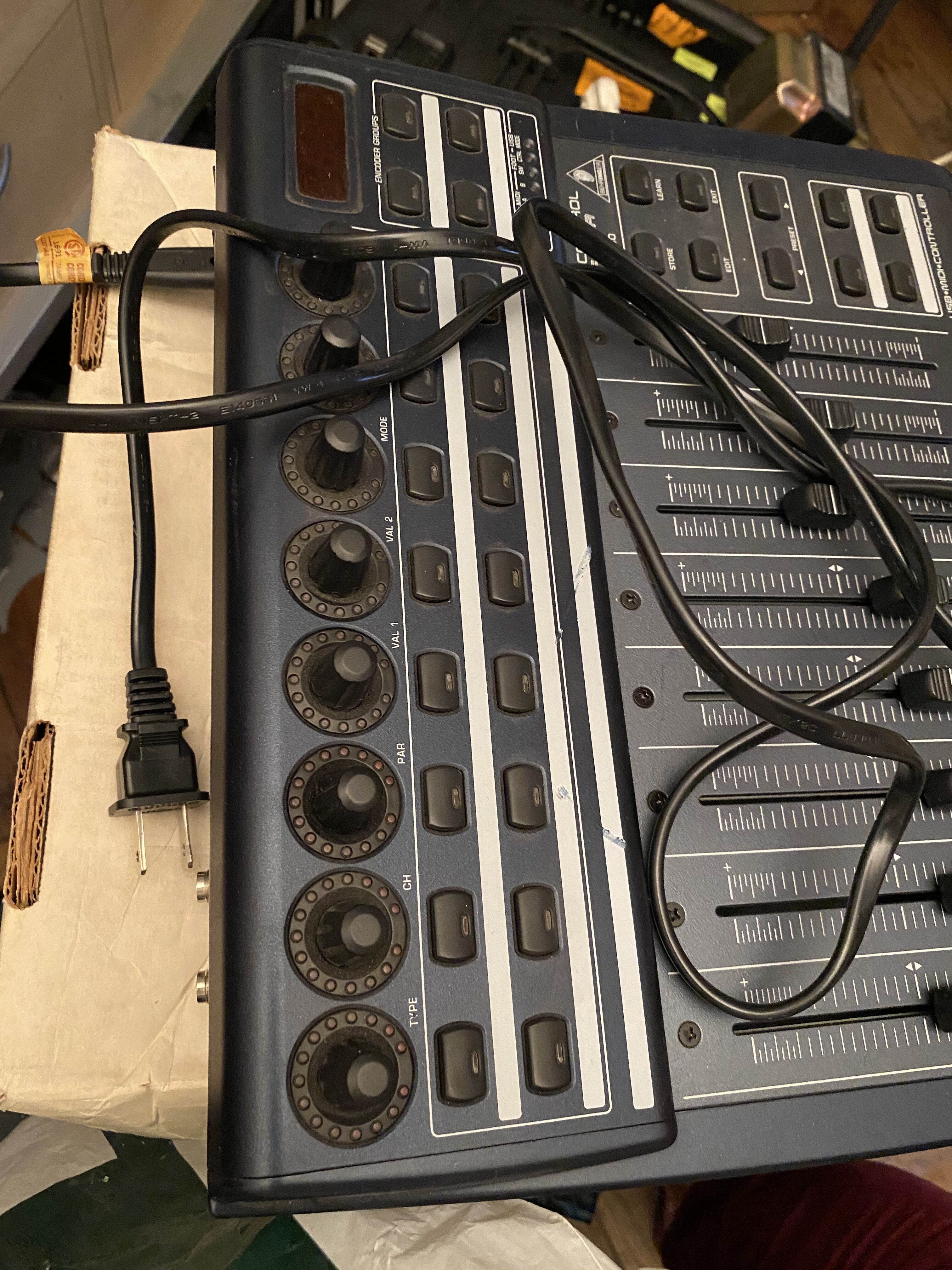 B-Control Fader BCF2000 - Behringer B-Control Fader BCF2000 - Audiofanzine