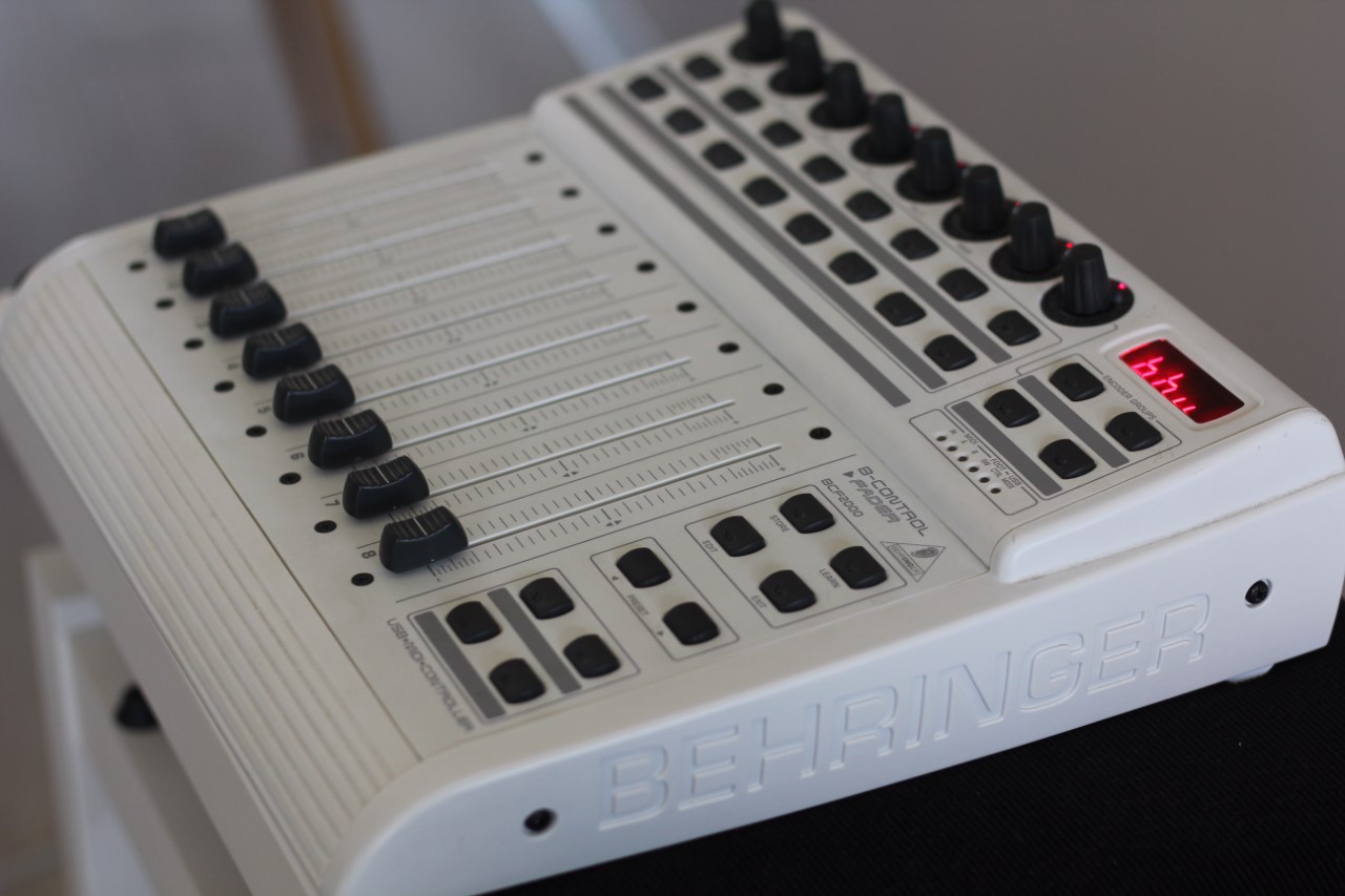 B-Control Fader BCF2000 - Behringer B-Control Fader BCF2000 - Audiofanzine