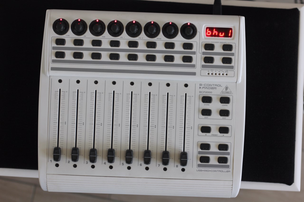 B-Control Fader BCF2000 - Behringer B-Control Fader BCF2000 - Audiofanzine
