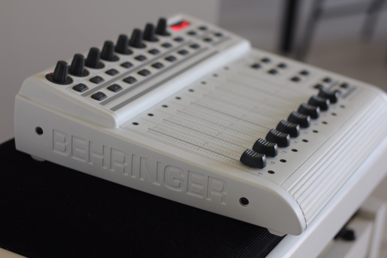B-Control Fader BCF2000 - Behringer B-Control Fader BCF2000 - Audiofanzine