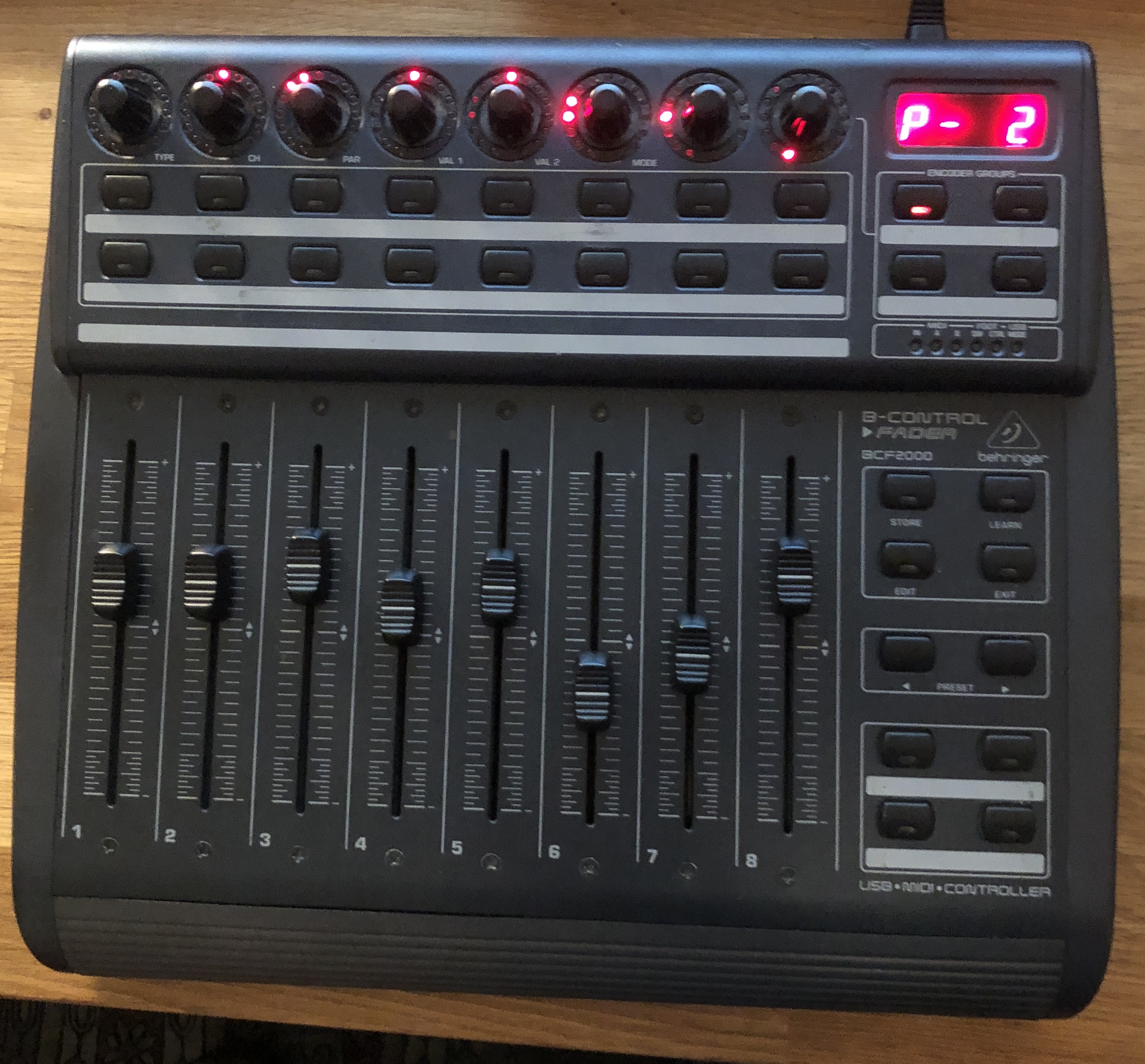 B-Control Fader BCF2000 - Behringer B-Control Fader BCF2000 - Audiofanzine