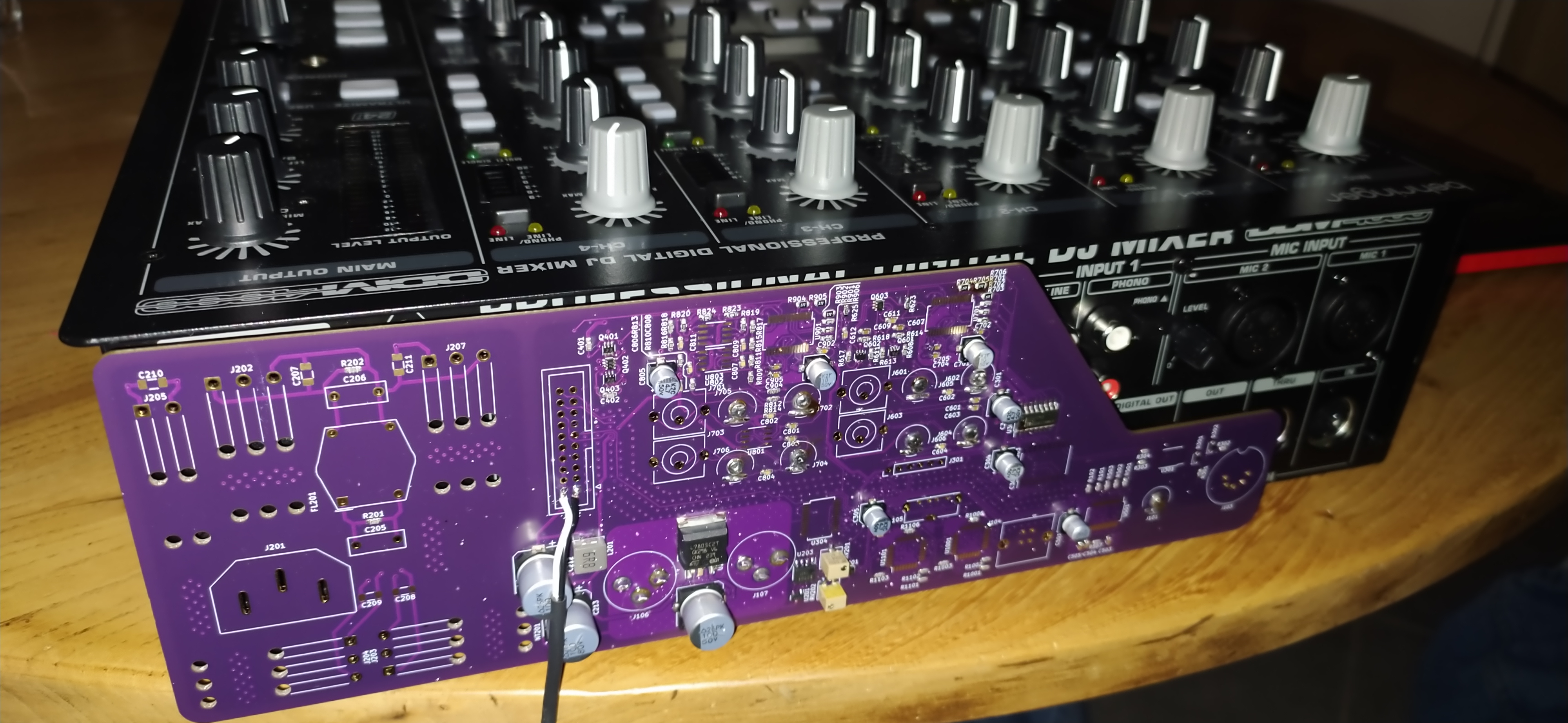 DDM4000 - Behringer DDM4000 - Audiofanzine