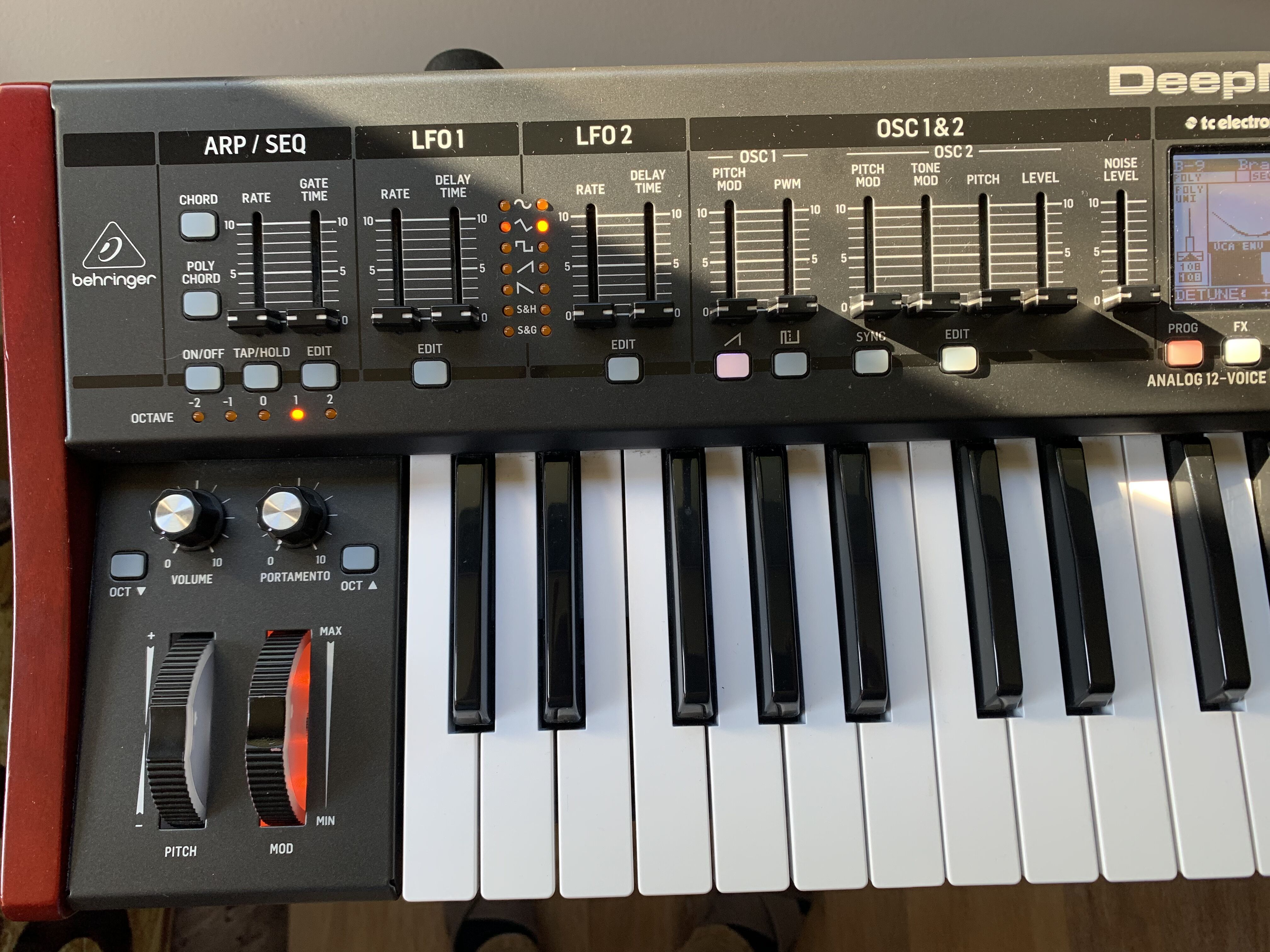 DeepMind 12 - Behringer DeepMind 12 - Audiofanzine