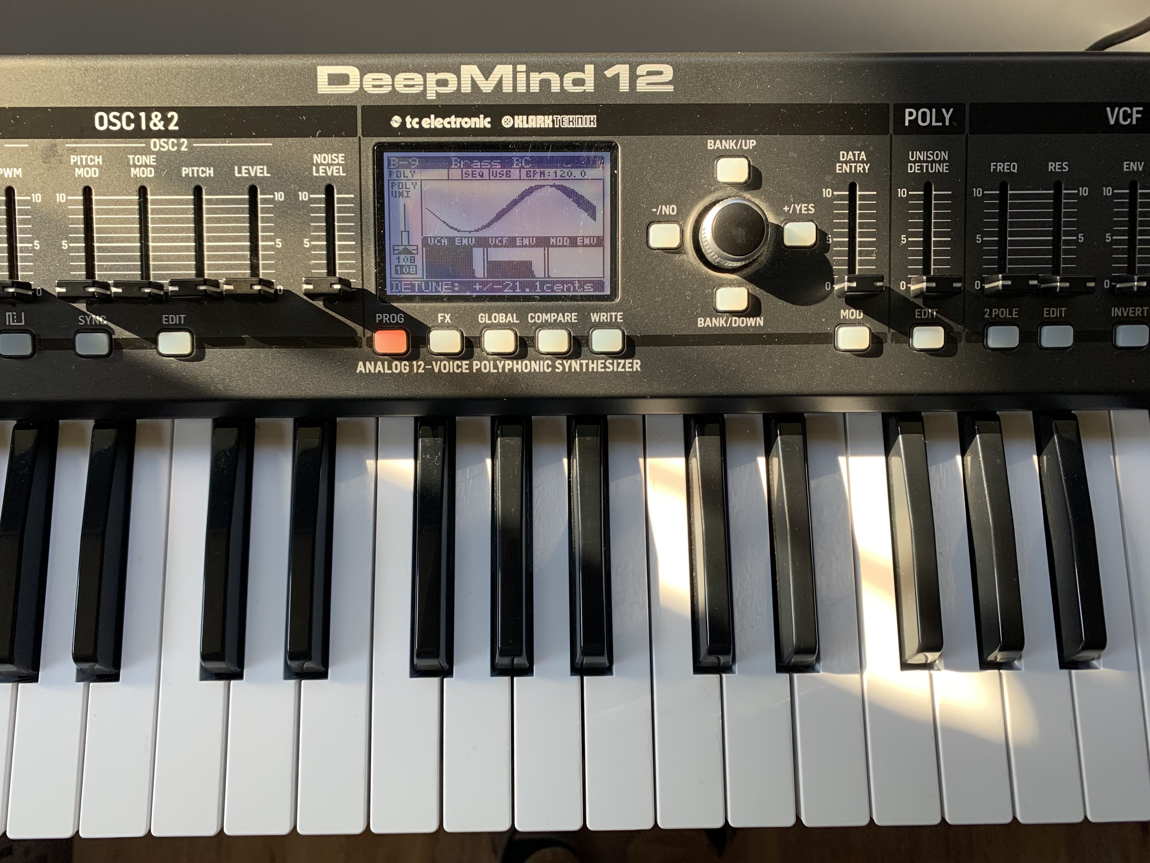 DeepMind 12 - Behringer DeepMind 12 - Audiofanzine
