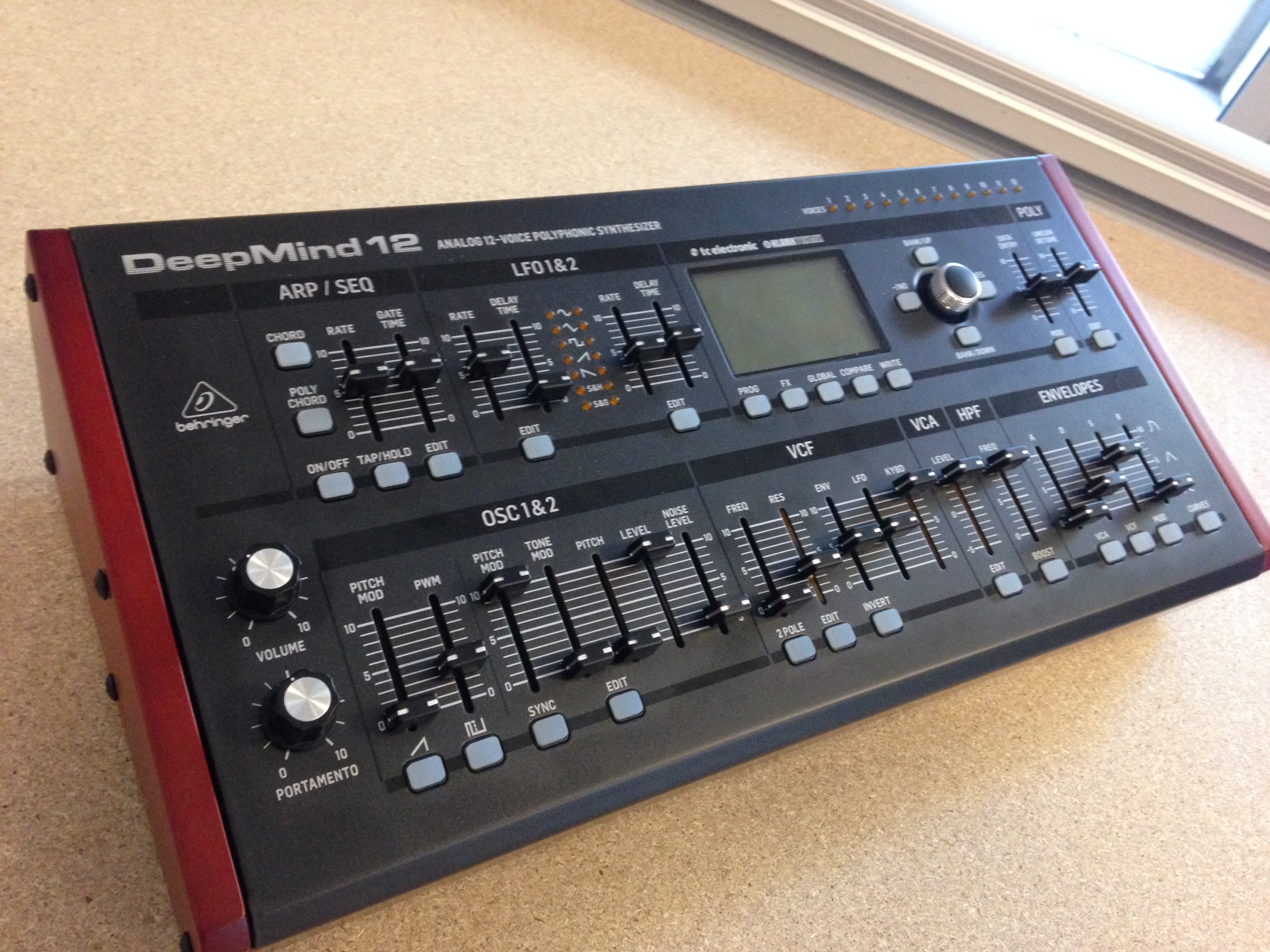 DEEPMIND 12 RACK - Behringer DeepMind 12 Rack - Audiofanzine