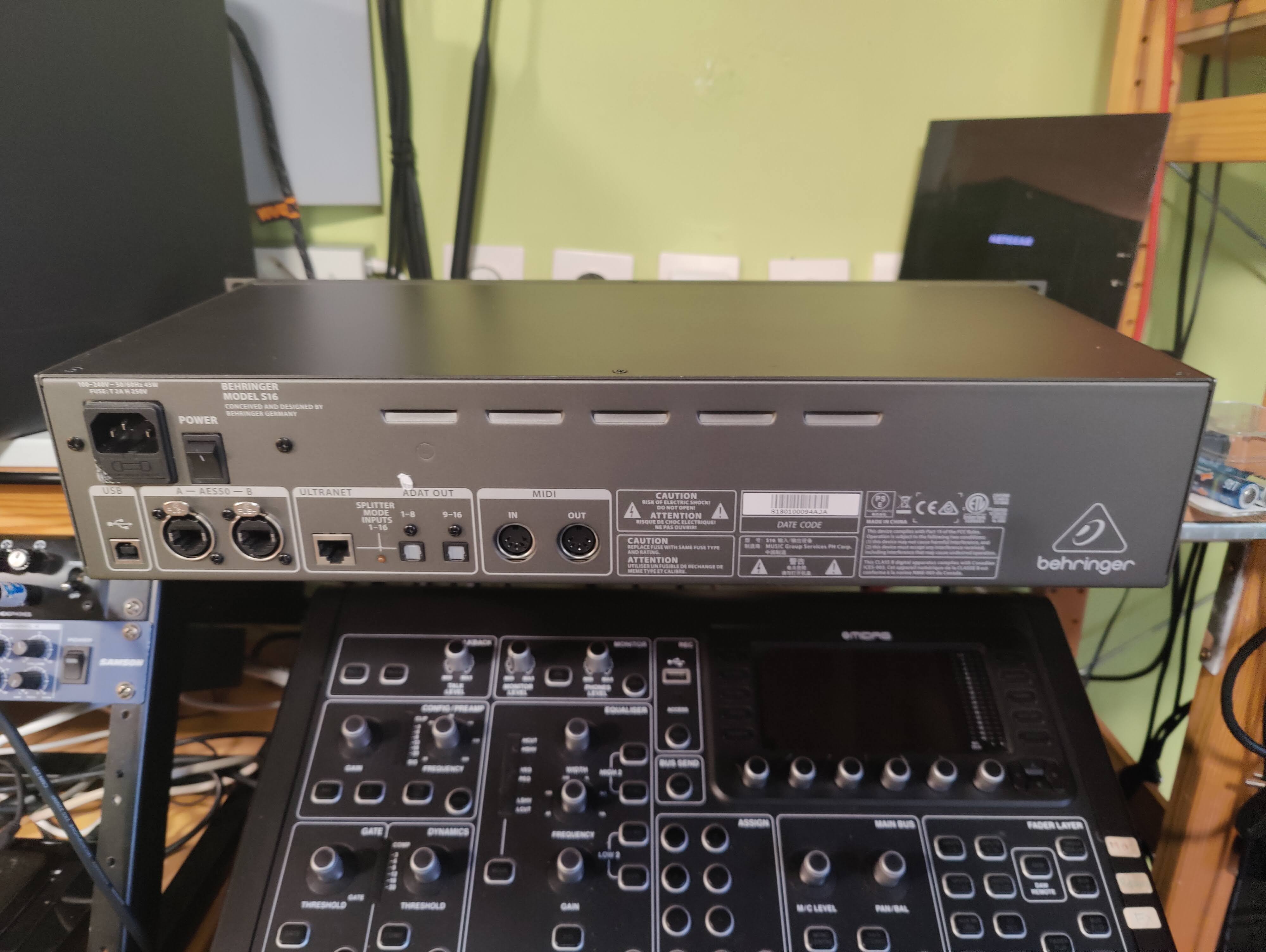 Digital Snake S16 - Behringer Digital Snake S16 - Audiofanzine