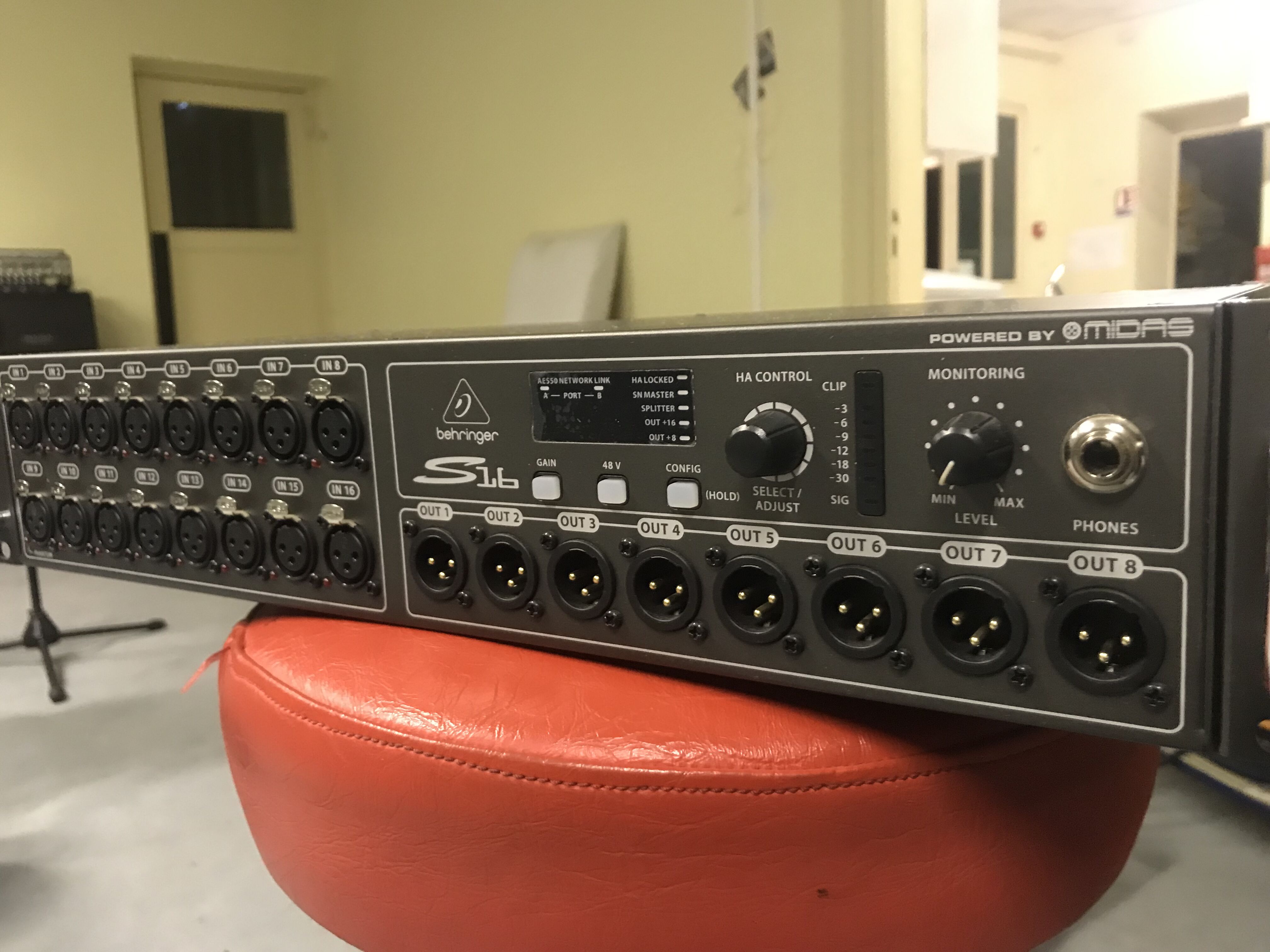 Digital Snake S16 - Behringer Digital Snake S16 - Audiofanzine