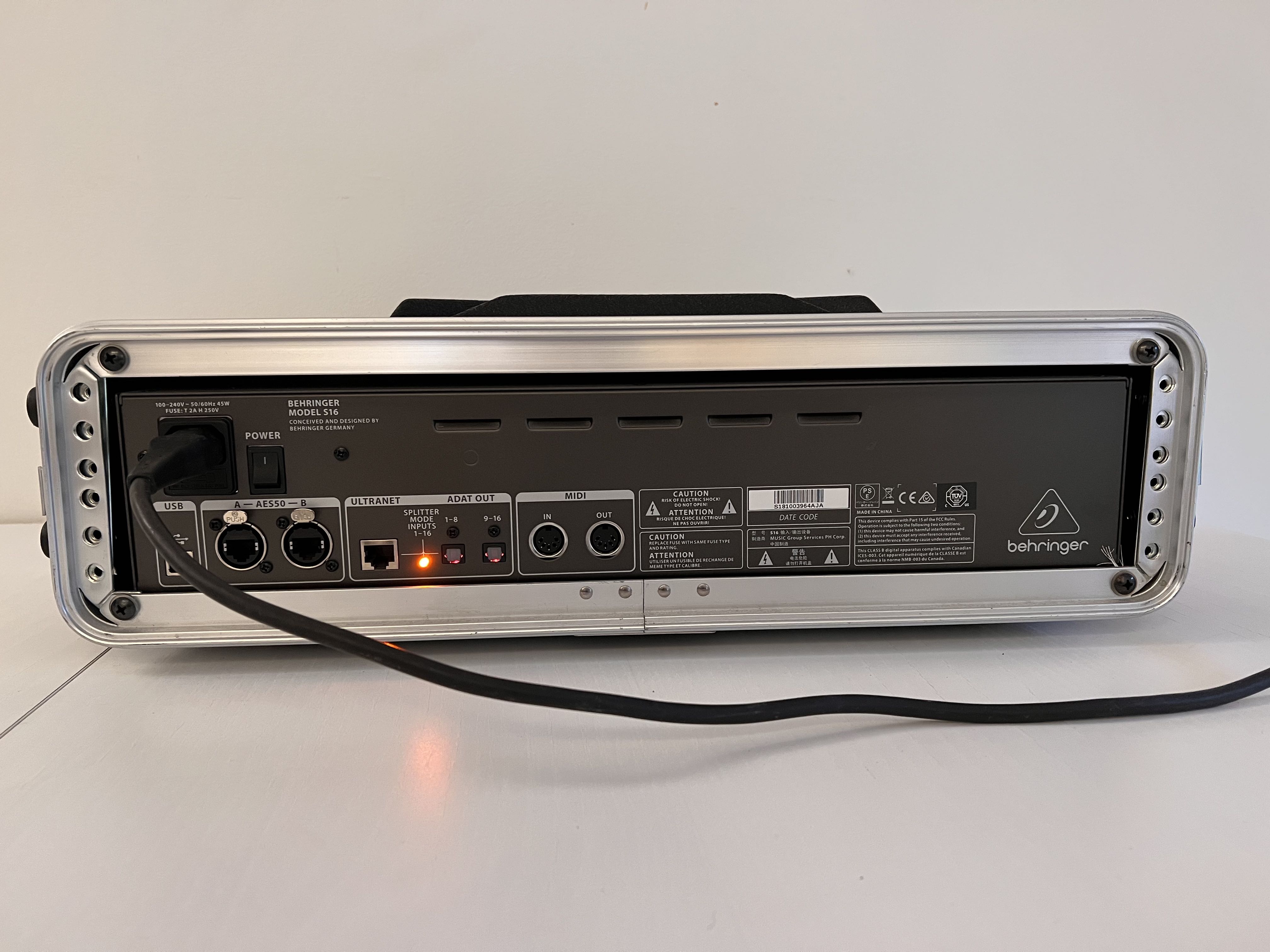 Digital Snake S16 - Behringer Digital Snake S16 - Audiofanzine