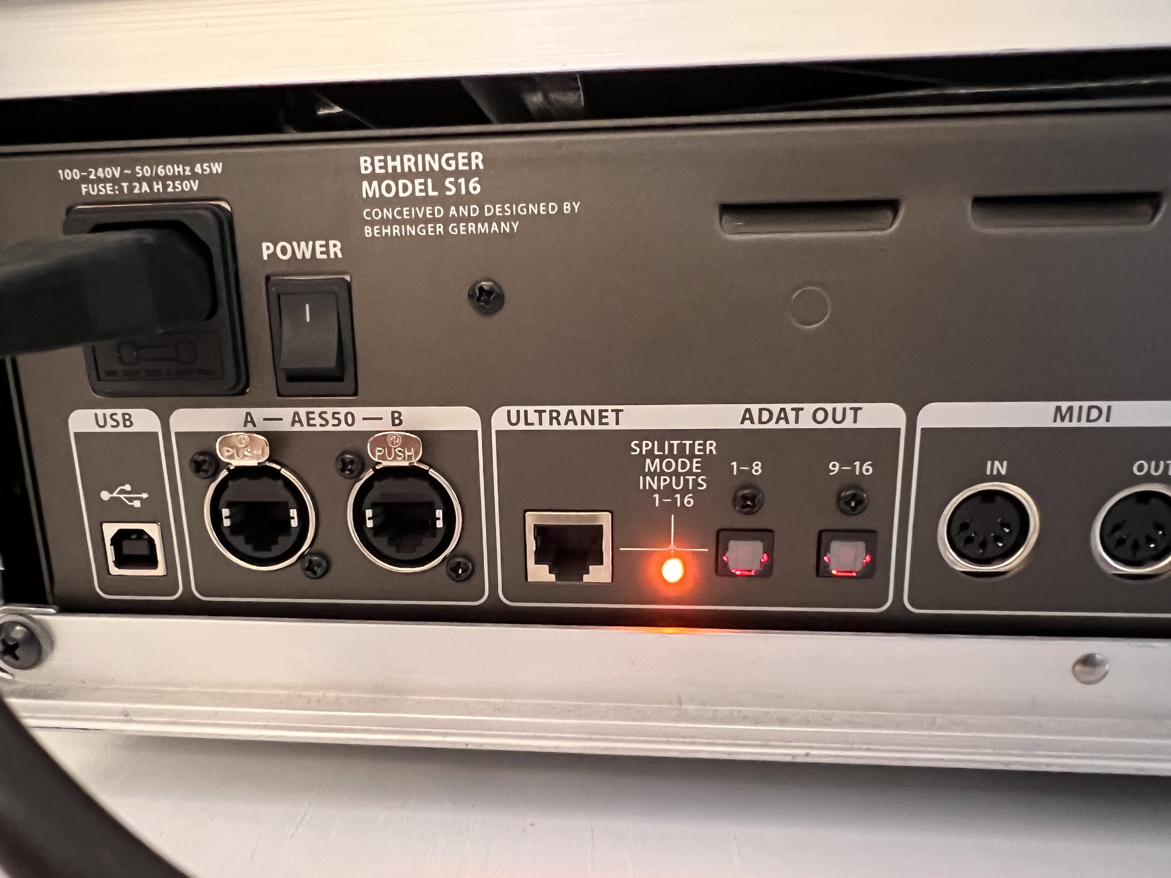 Digital Snake S16 - Behringer Digital Snake S16 - Audiofanzine