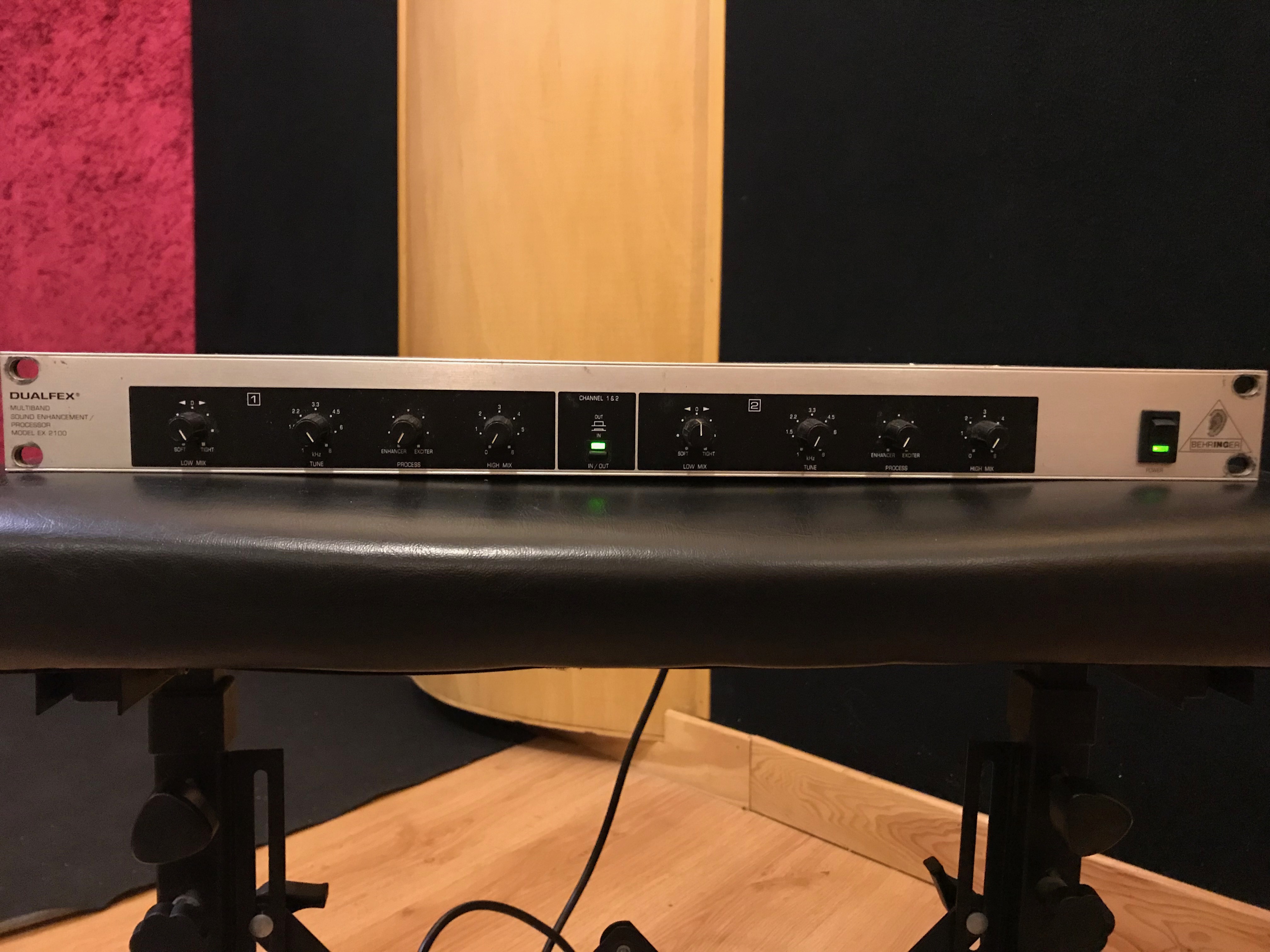 DualFex Pro EX2200 - Behringer DualFex Pro EX2200 - Audiofanzine