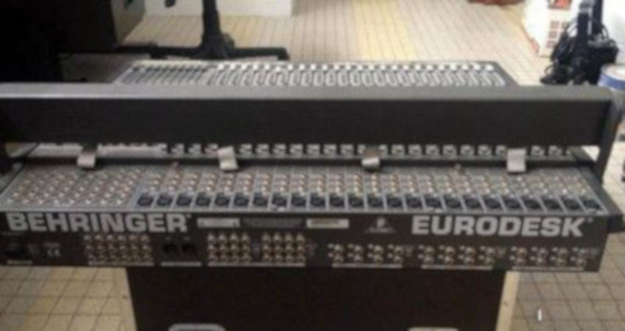 Eurodesk MX8000 - Behringer Eurodesk MX8000 - Audiofanzine