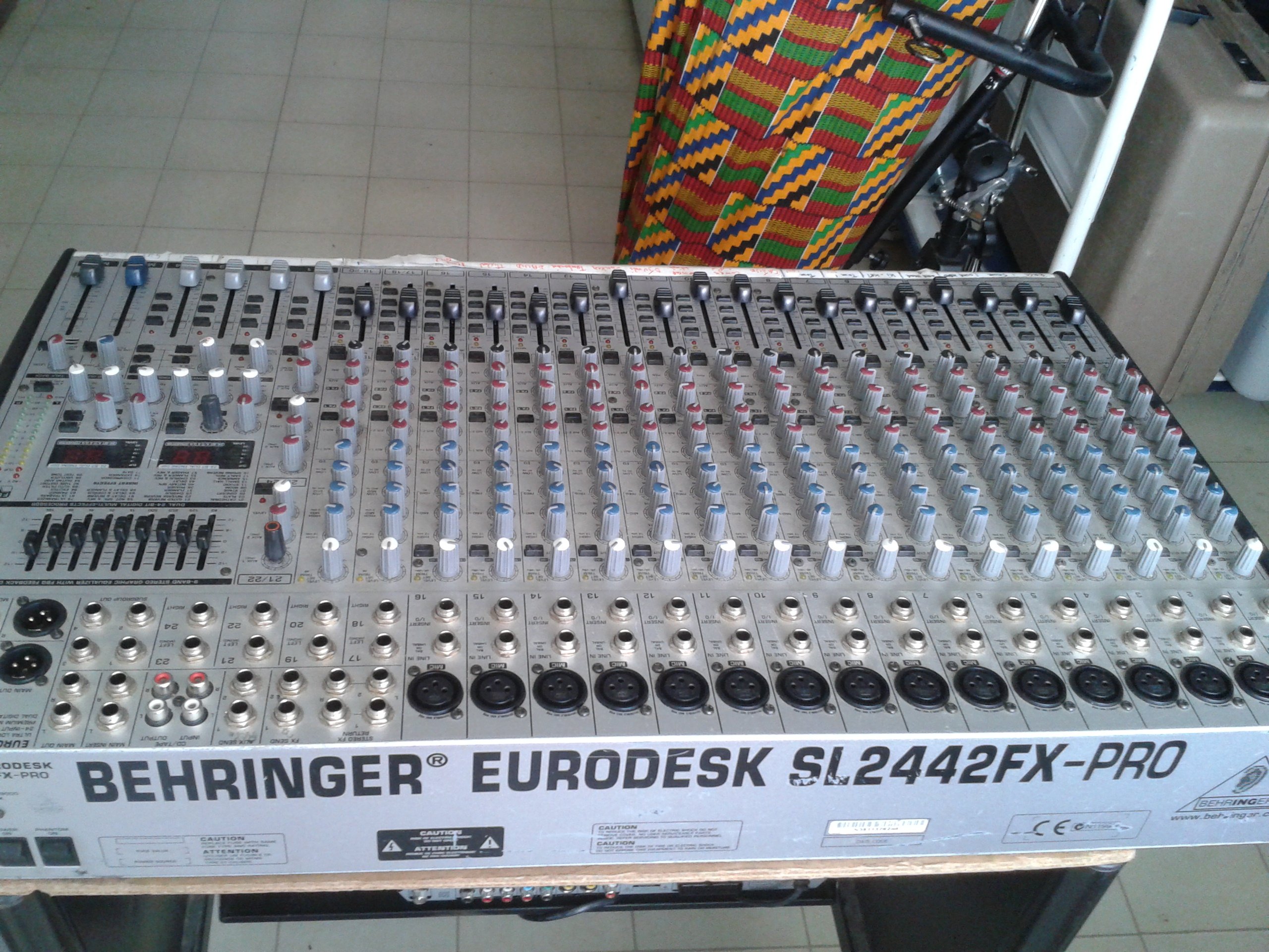 Behringer Eurodesk SL2442FX-PRO image (#1113335) - Audiofanzine