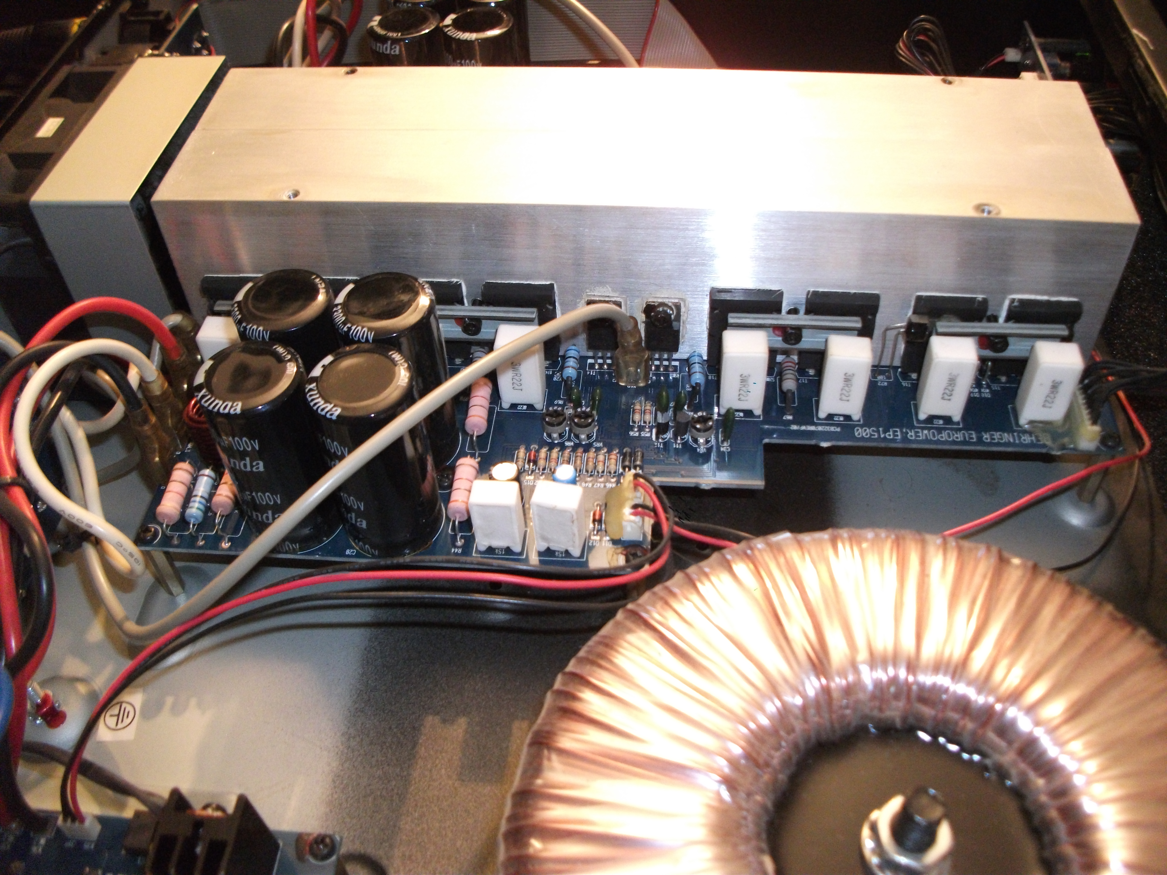 Behringer Europower EP1500 image (#782567) - Audiofanzine