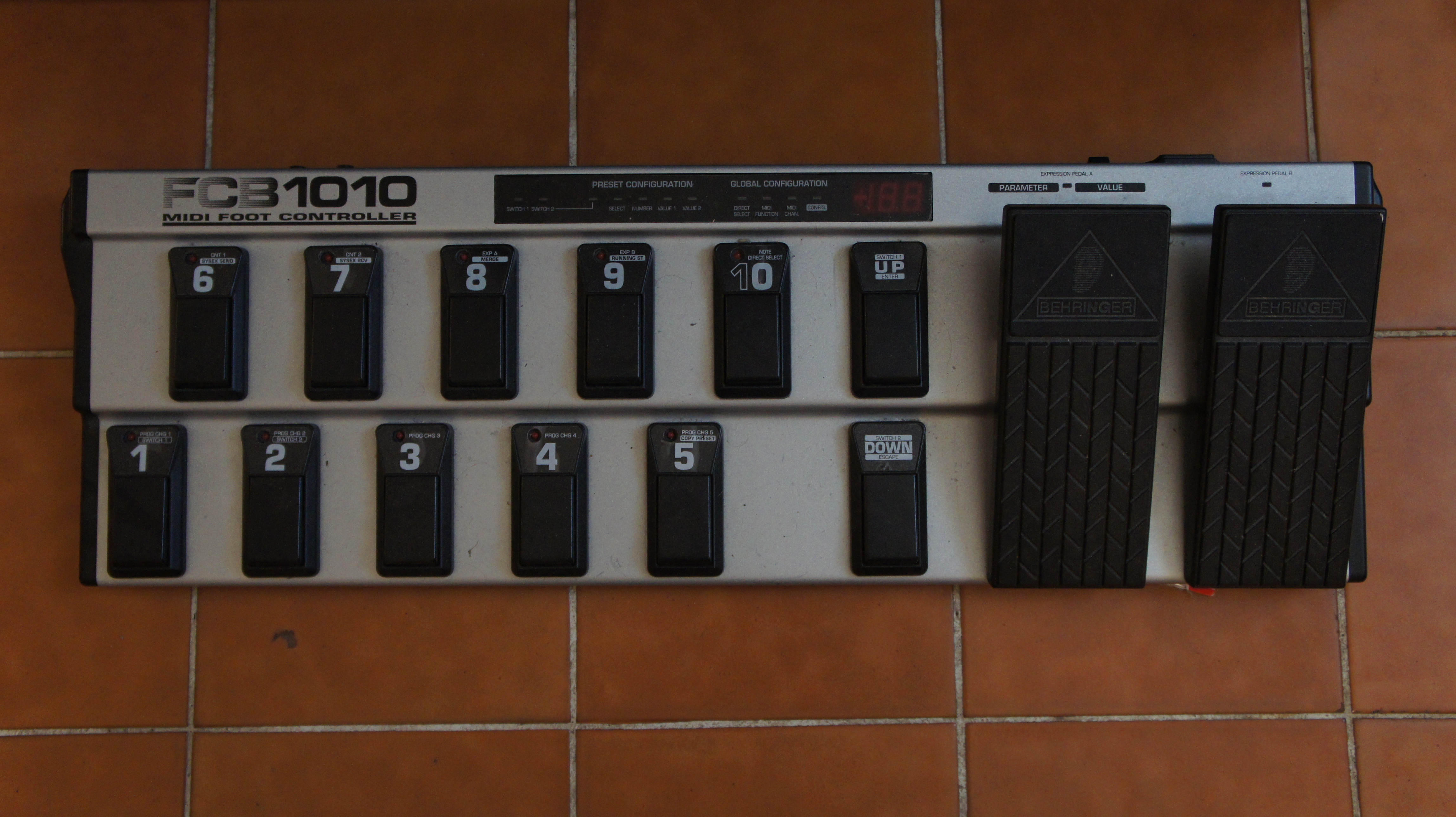 Behringer FCB1010 Midi Foot Controller image (#530162) - Audiofanzine