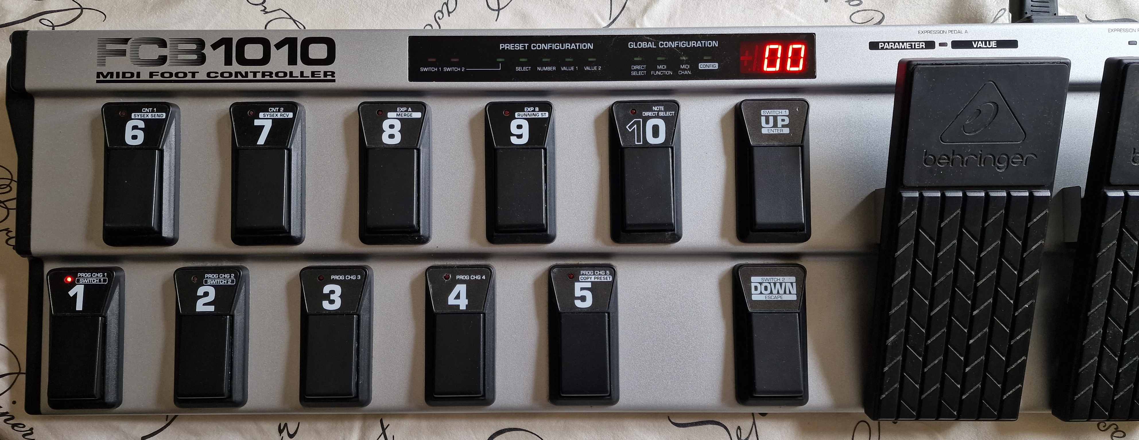 FCB1010 Midi Foot Controller Behringer - Audiofanzine